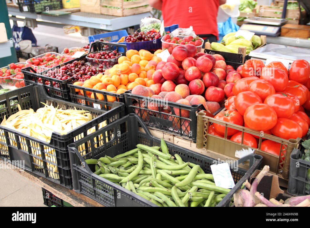 Fruit and vegetable stall Stock Photo - Alamy