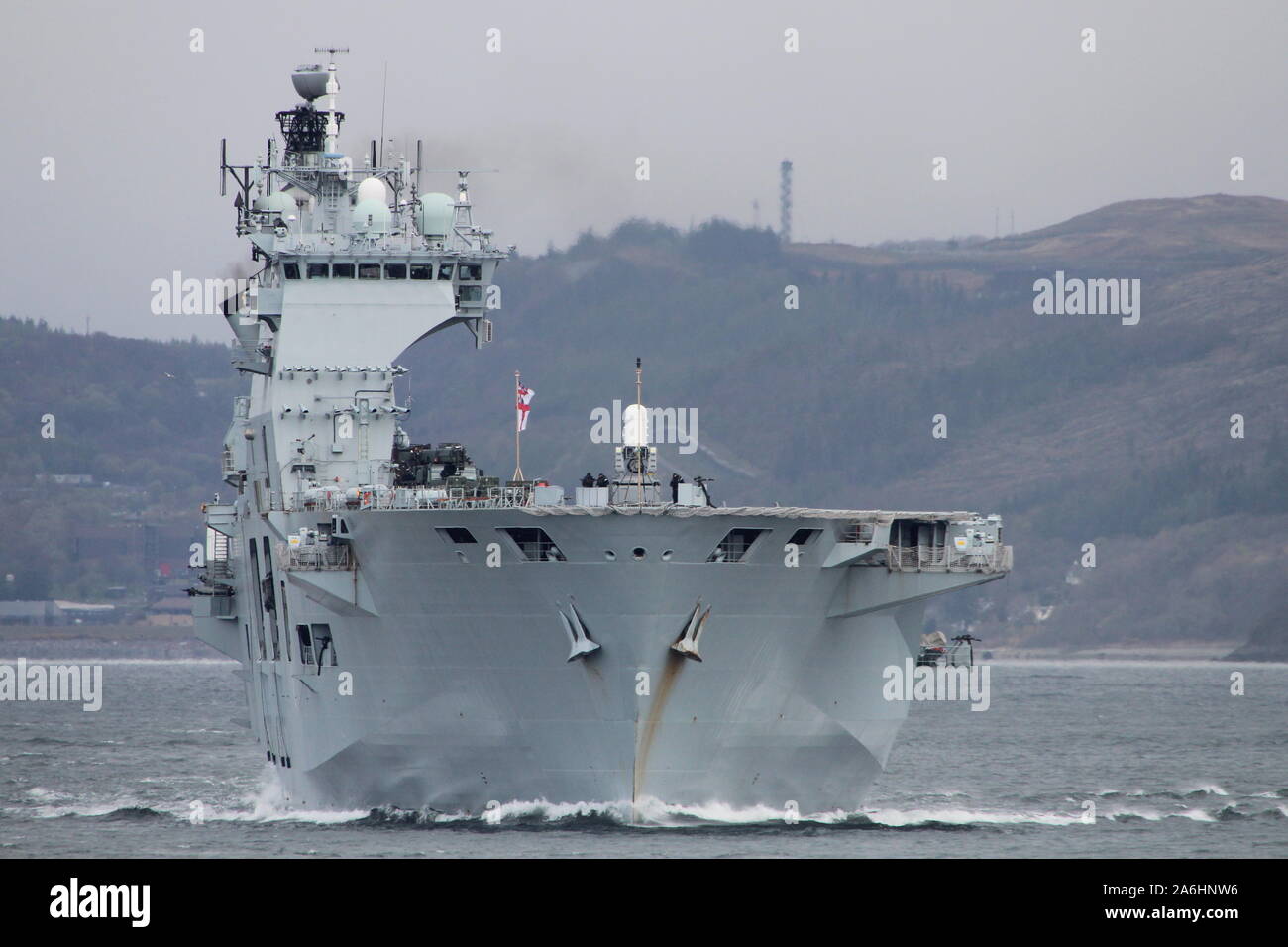 HMS Ocean (L12), a helicopter carrier and amphibious assault vessel ...