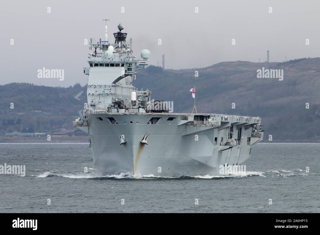 HMS Ocean (L12), a helicopter carrier and amphibious assault vessel ...