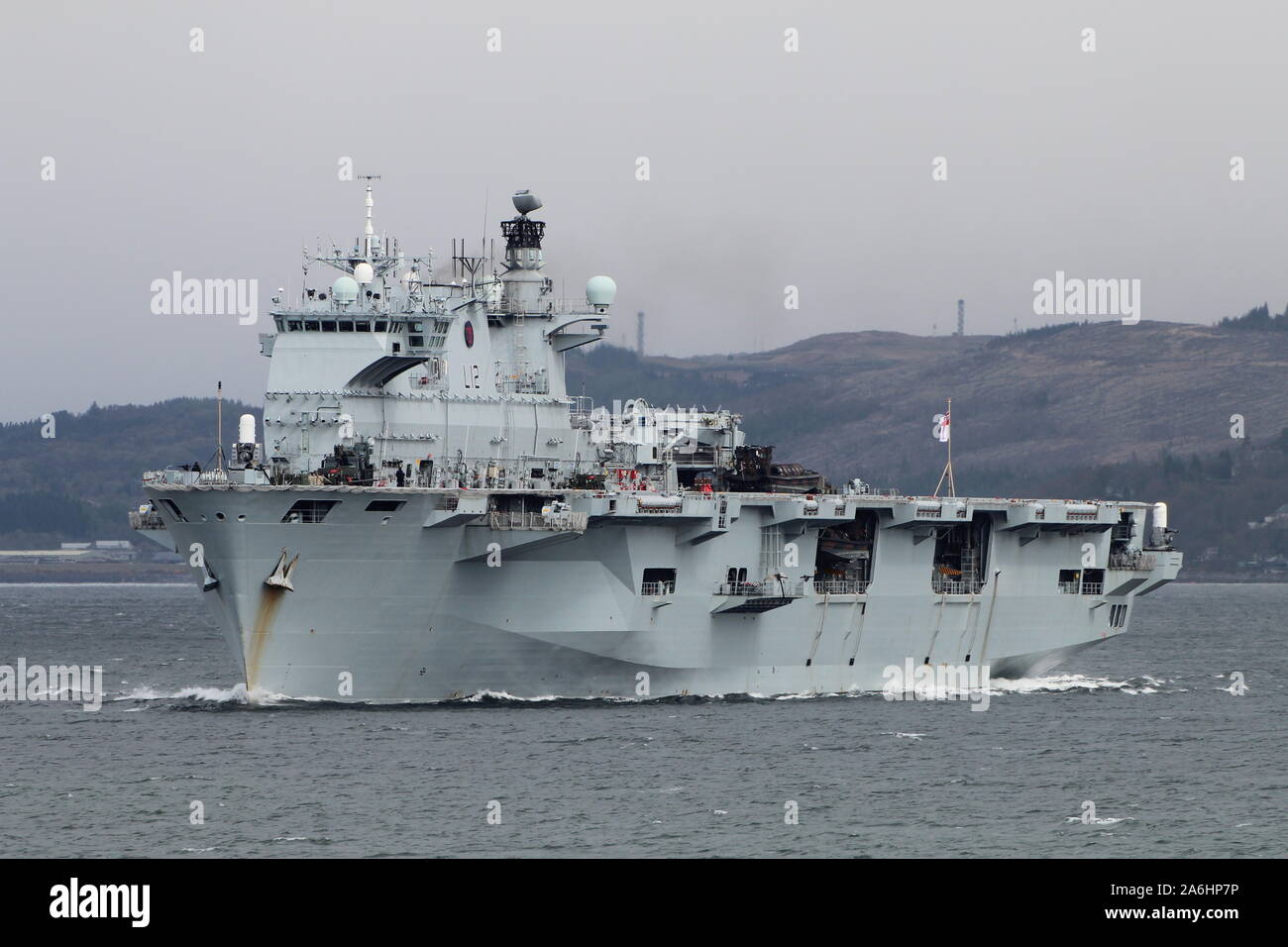 HMS Ocean (L12), a helicopter carrier and amphibious assault vessel ...
