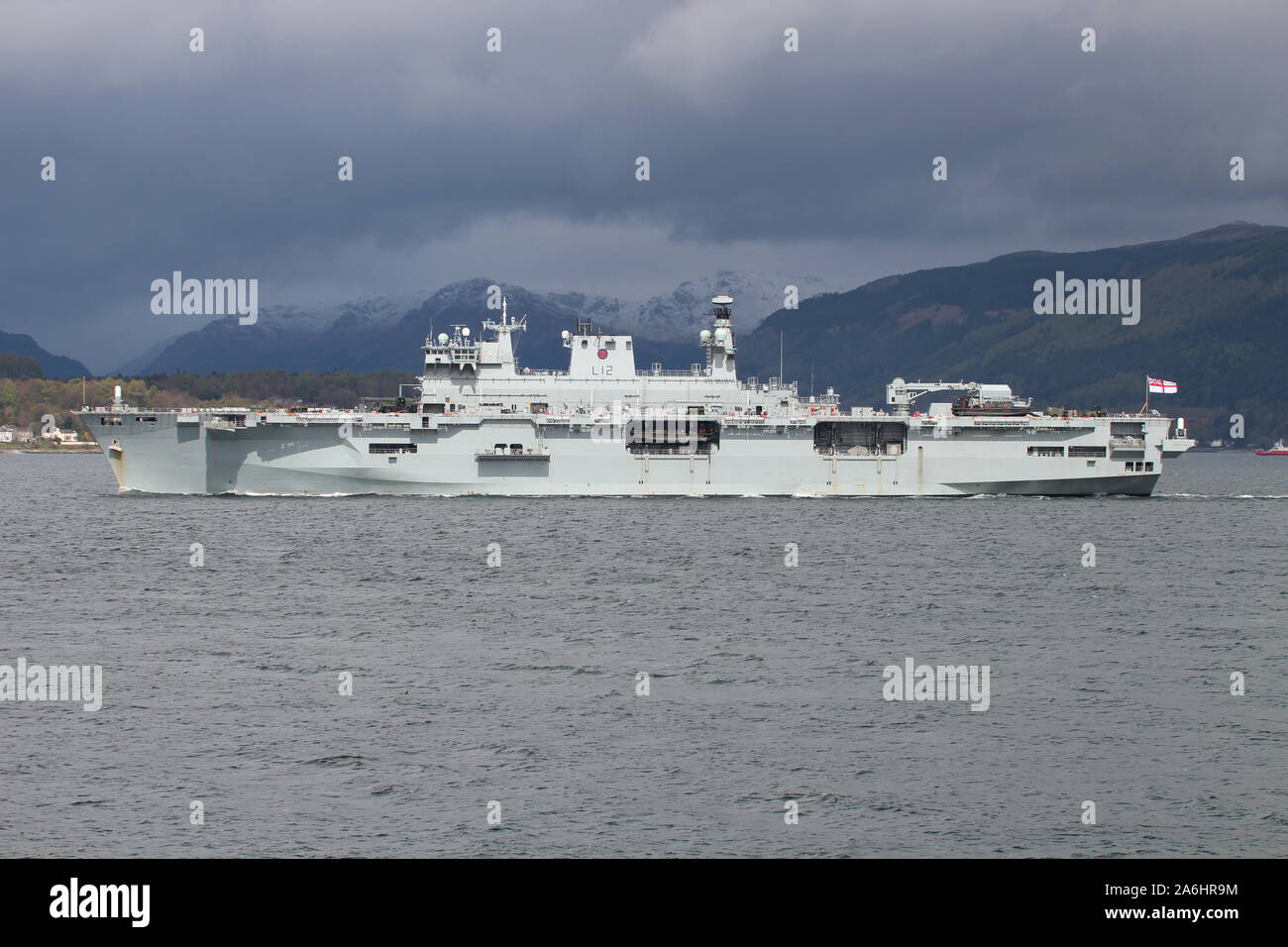 HMS Ocean (L12), a helicopter carrier and amphibious assault vessel ...