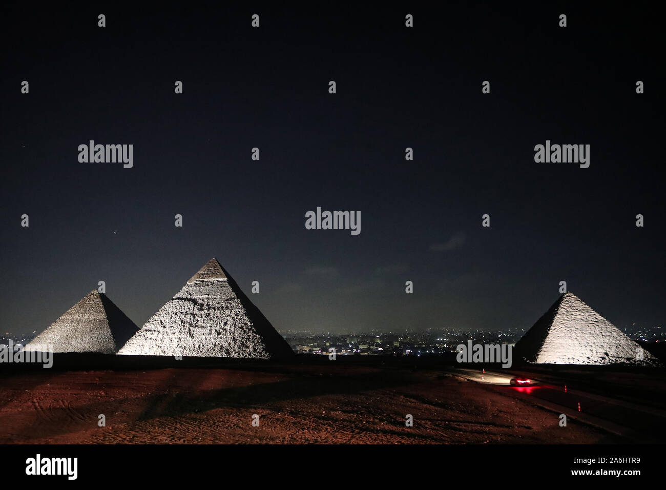 Giza plateau pyramids 2019 hi-res stock photography and images - Alamy