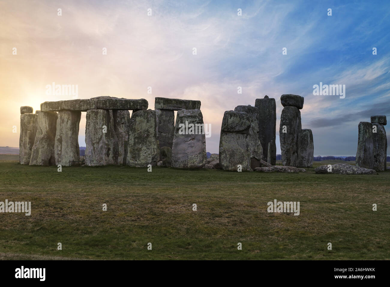 Stonehenge sunset wiltshire england hi-res stock photography and images ...