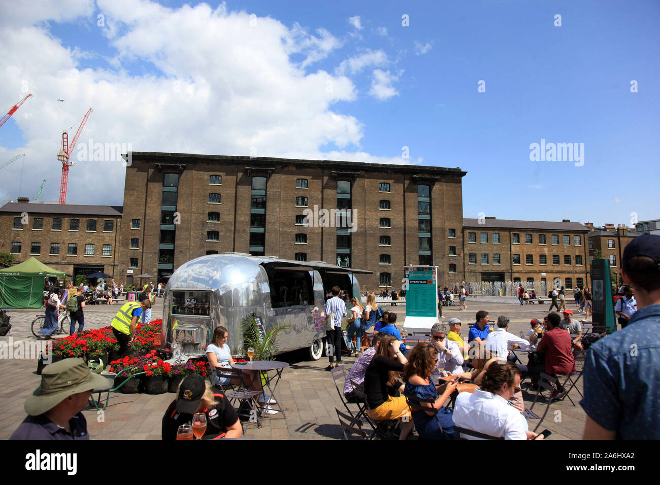 Granary Square, Kings Cross, London UK Stock Photo - Alamy