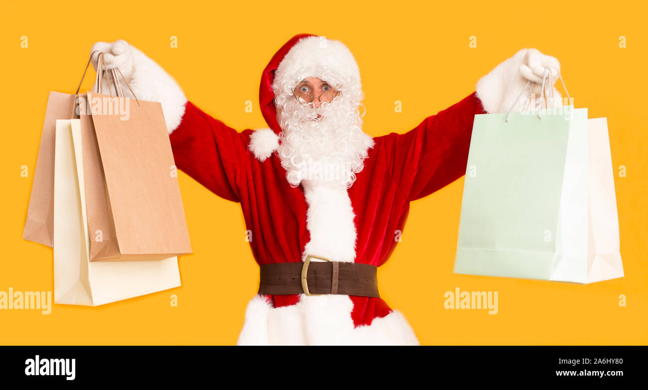 Shopping bags cartoon hi-res stock photography and images - Alamy