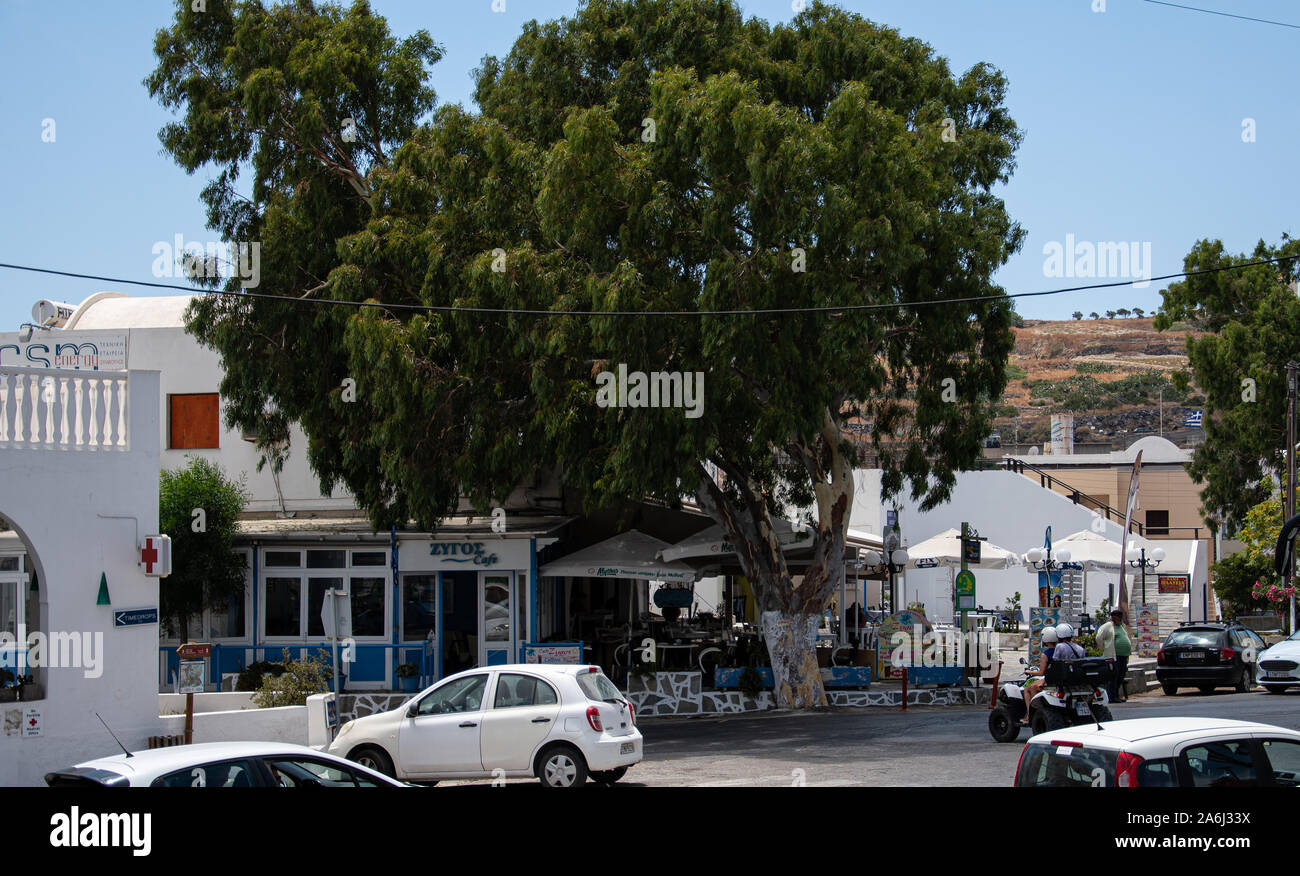 Santorini store front hi-res stock photography and images - Alamy