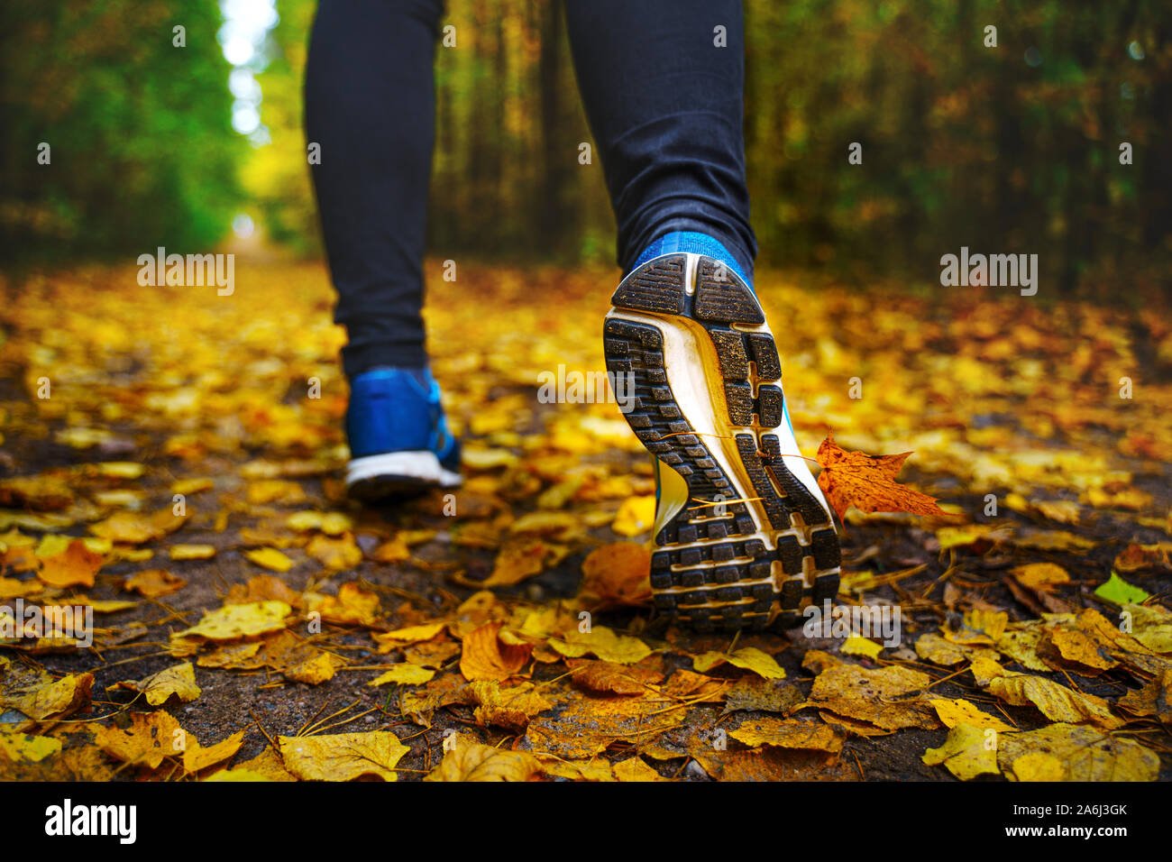 Feet of joggers hi-res stock photography and images - Alamy