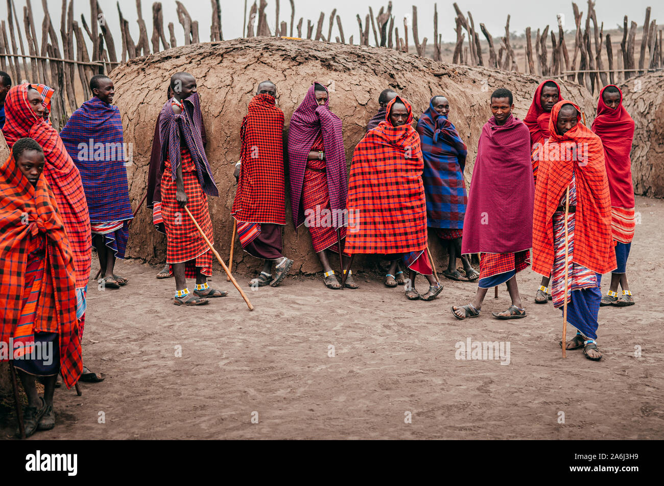 Maasai mara hut hi-res stock photography and images - Alamy