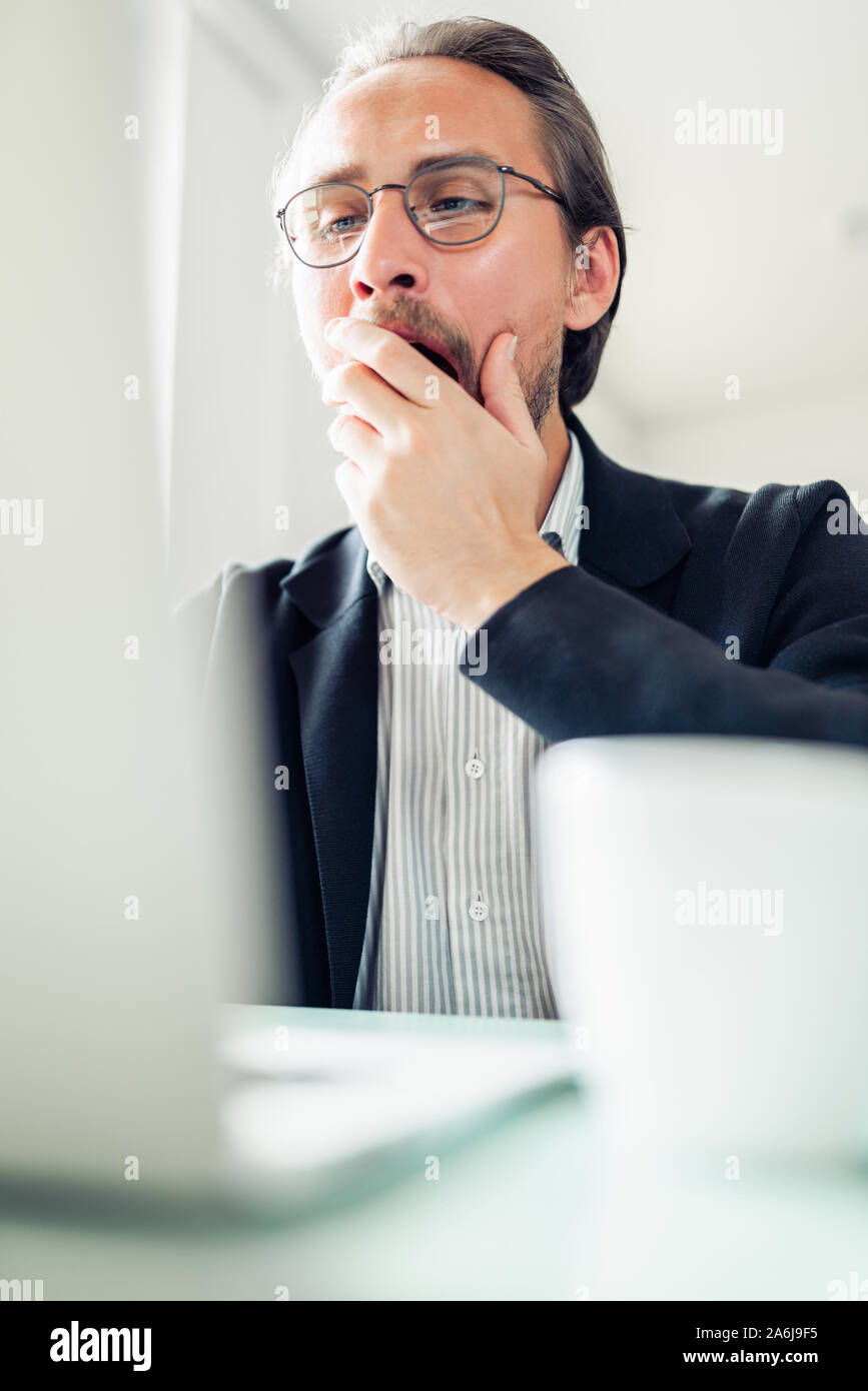 Working sleeping hi-res stock photography and images - Alamy