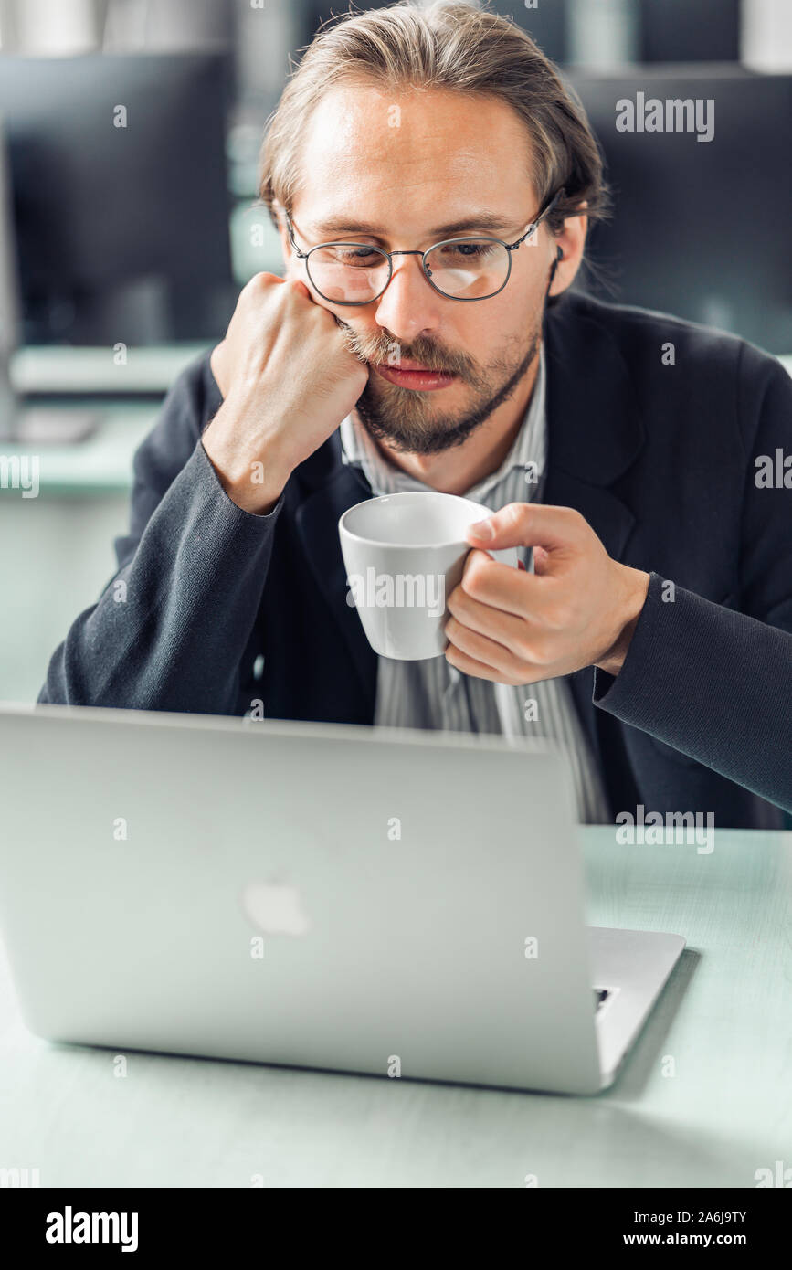 Tired office coffee hi-res stock photography and images - Alamy