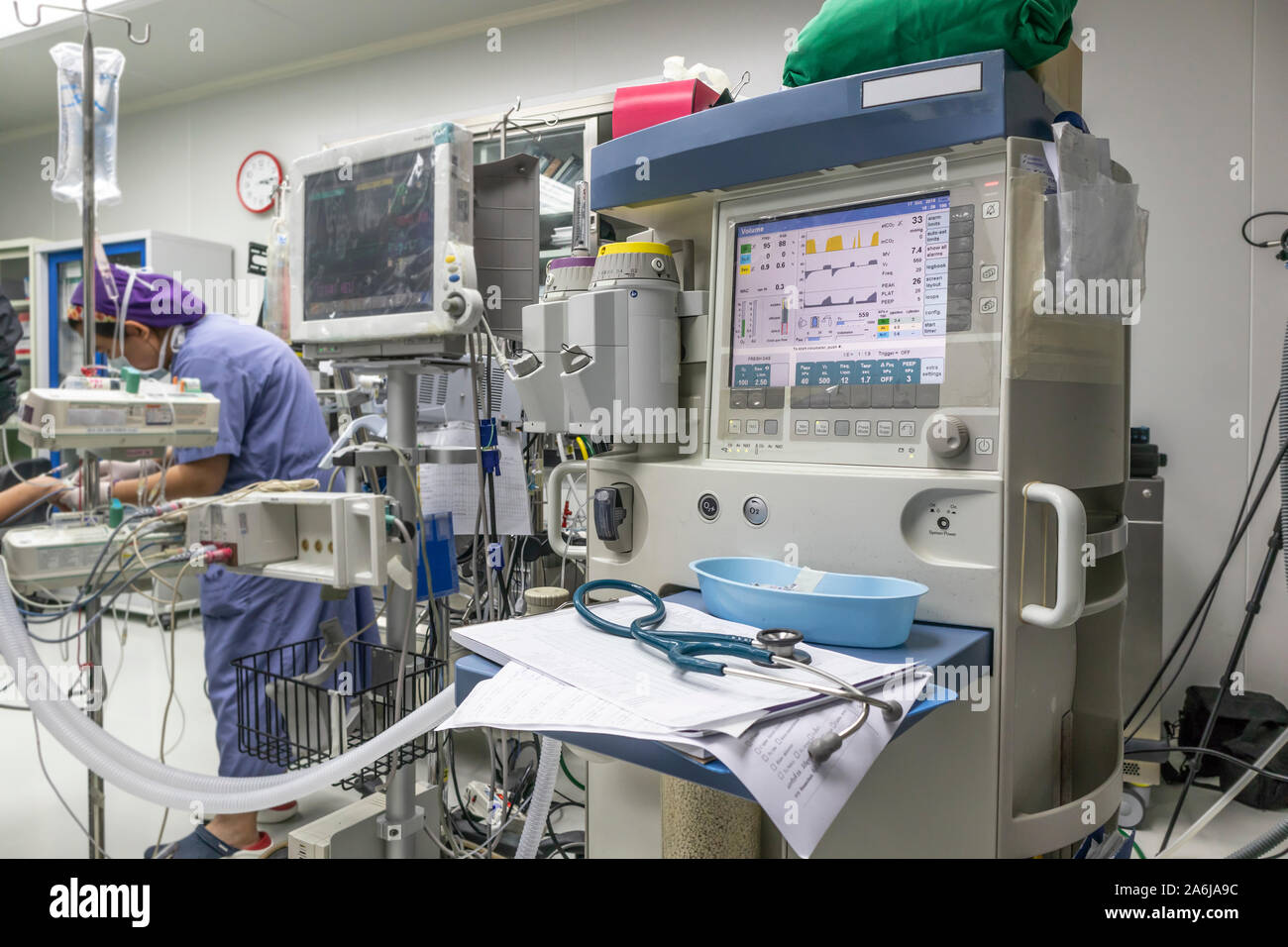 Anesthesia machine hi-res stock photography and images - Alamy