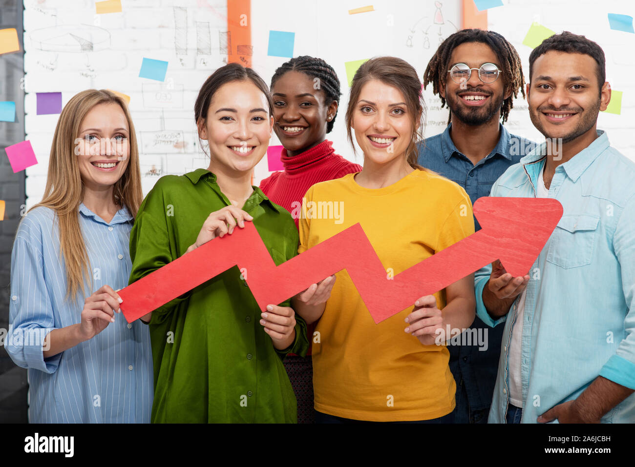 Office with an arrow hi-res stock photography and images - Alamy