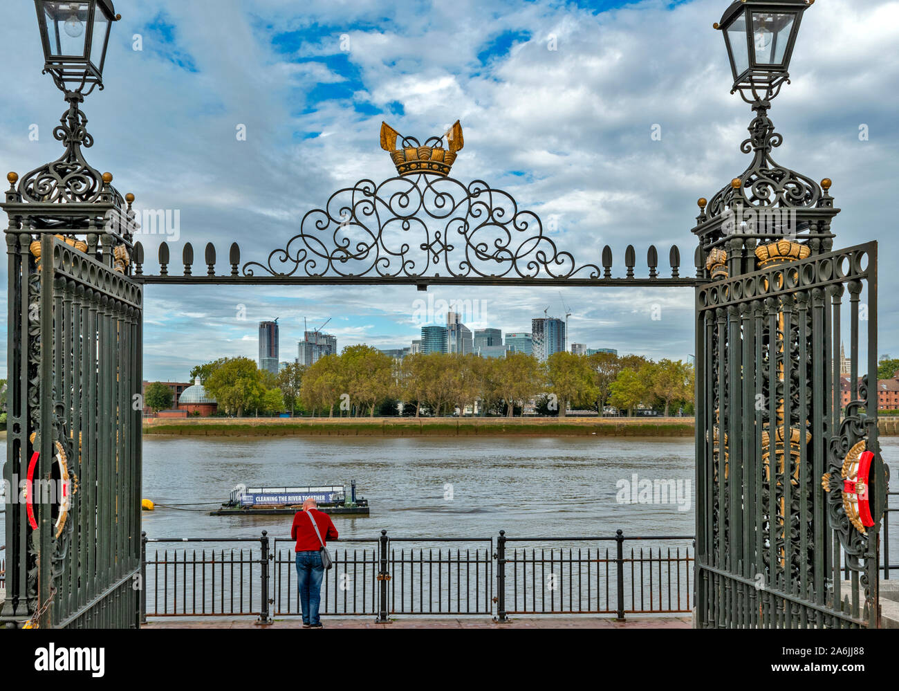 LONDON OLD ROYAL NAVAL COLLEGE GREENWICH LOOKING TOWARDS CANARY WHARF ...