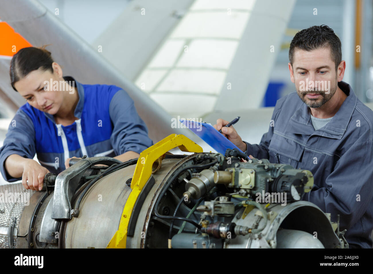 Airplane industry closeup workers hi-res stock photography and images ...