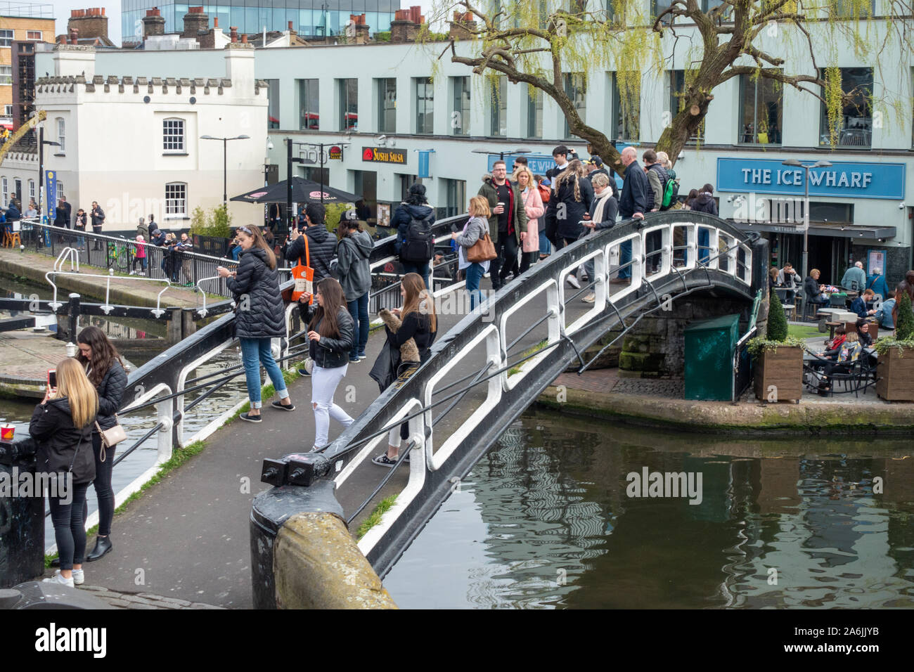 Camden lock footbridge hi-res stock photography and images - Alamy