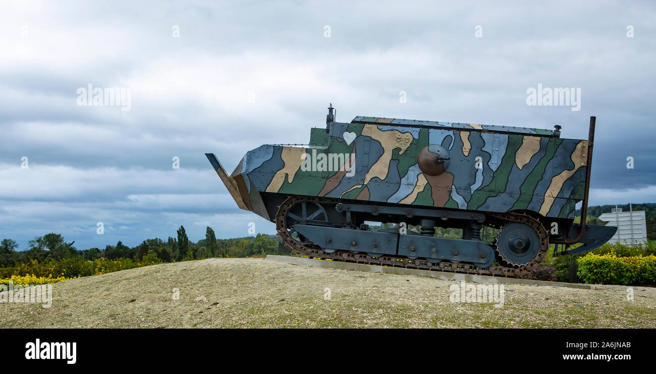 Panzer Char Schneider CA1 am Chemin des Dames. 1st french Tank in World ...