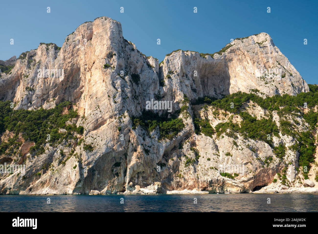 The spectacular rockface and cliffs karst coastline of the Gulf of ...