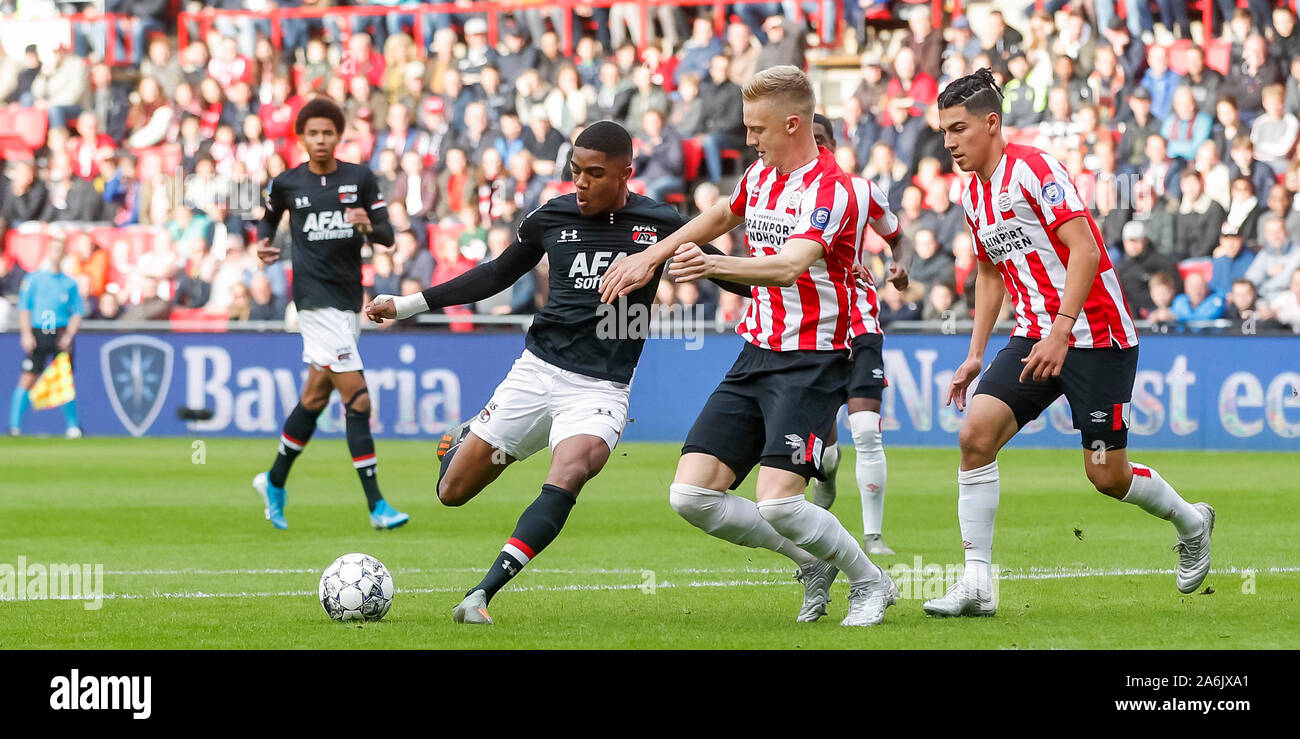 EINDHOVEN, PSV - AZ, USA. 27th Oct, 2019. football, Dutch Eredivisie ...