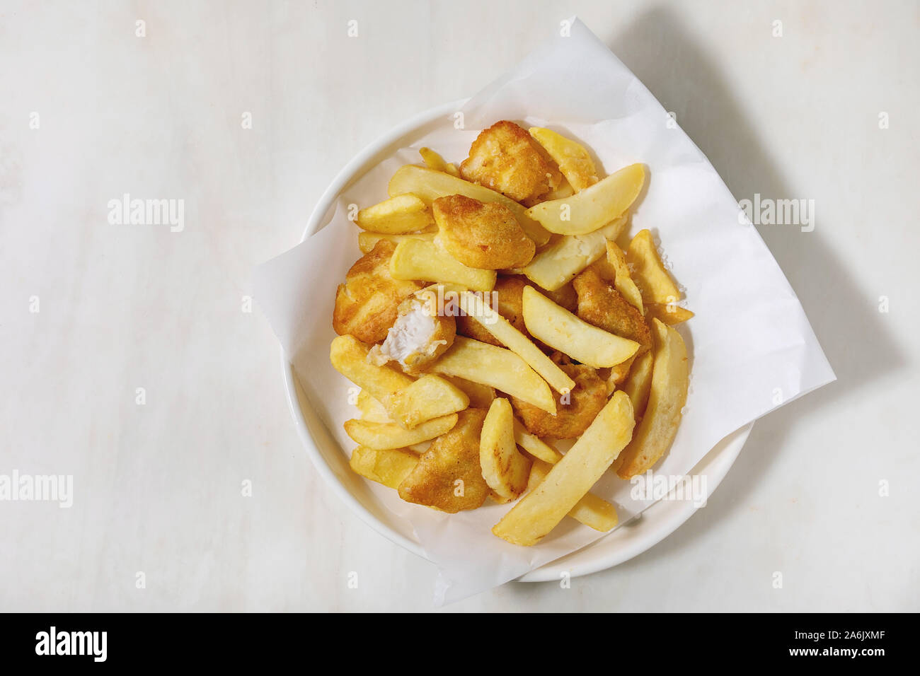 Classic fish and chips Stock Photo - Alamy