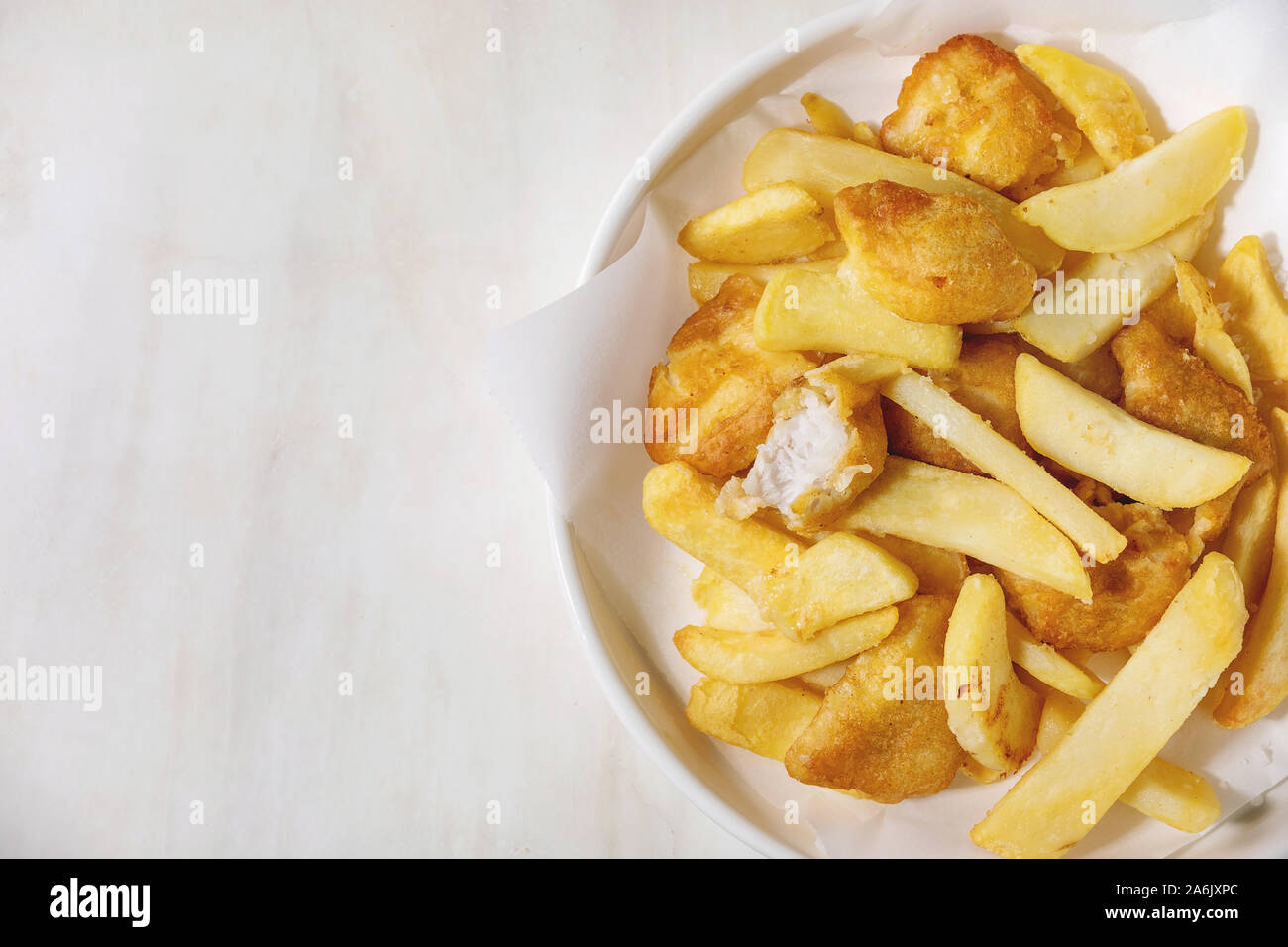 Classic fish and chips Stock Photo - Alamy