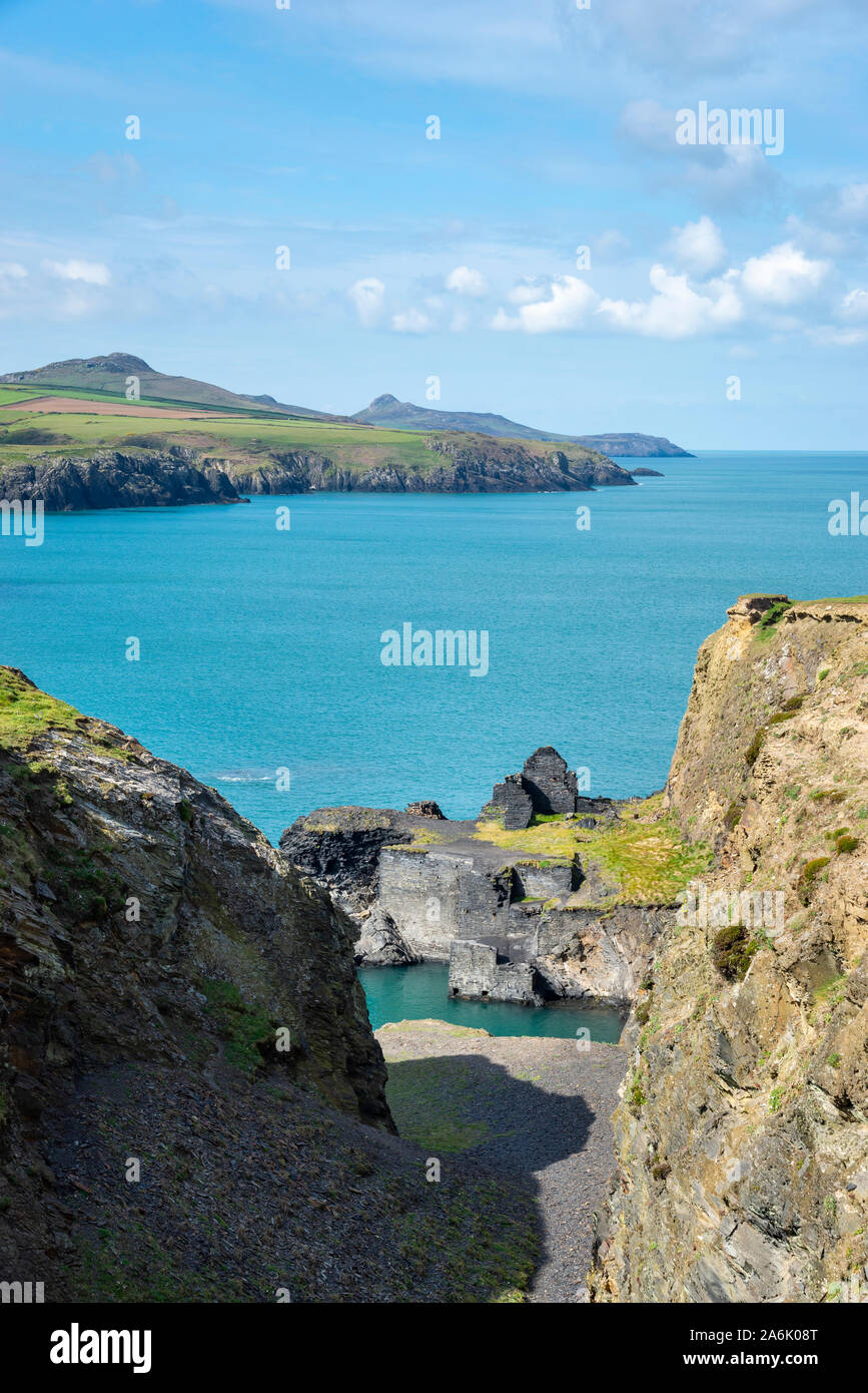 Quarry ruins hi-res stock photography and images - Alamy