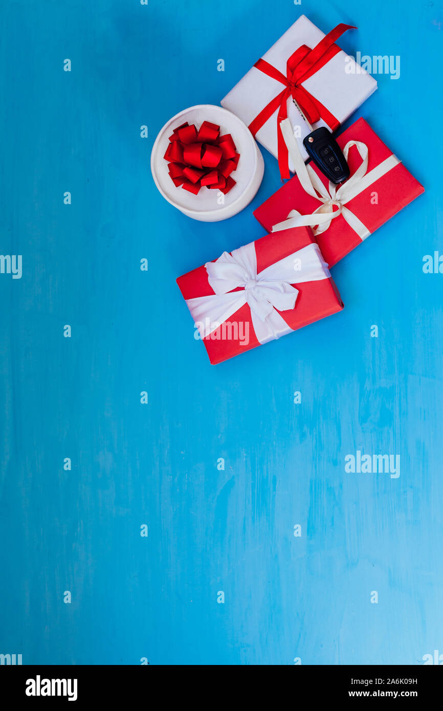 car keys with gifts for birthday party Stock Photo - Alamy