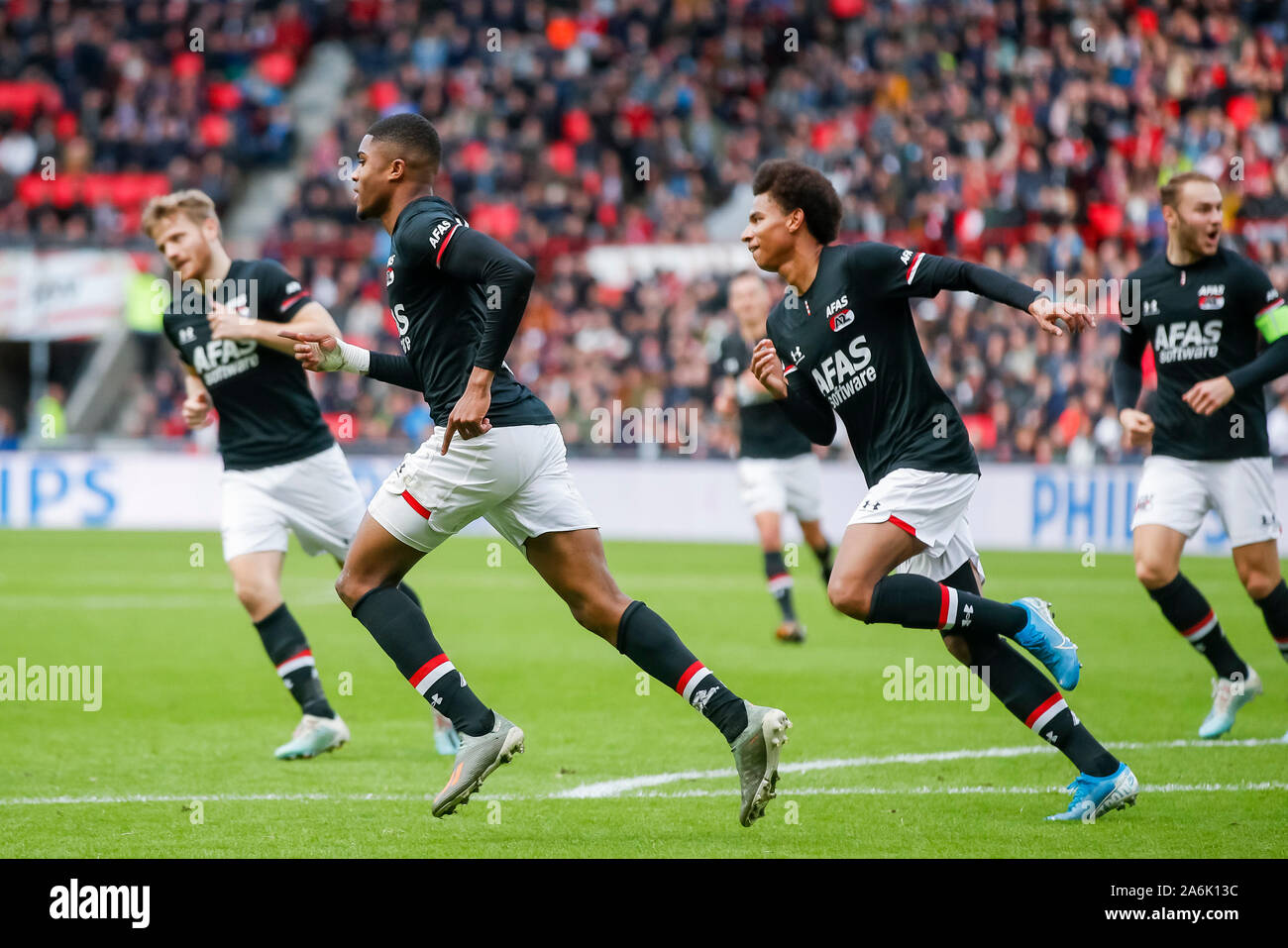 EINDHOVEN, PSV - AZ, USA. 27th Oct, 2019. football, Dutch Eredivisie ...
