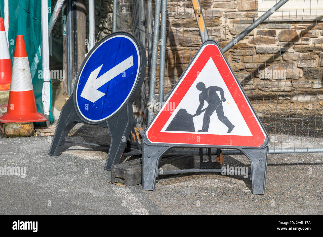 Workmen pictogram hi-res stock photography and images - Alamy