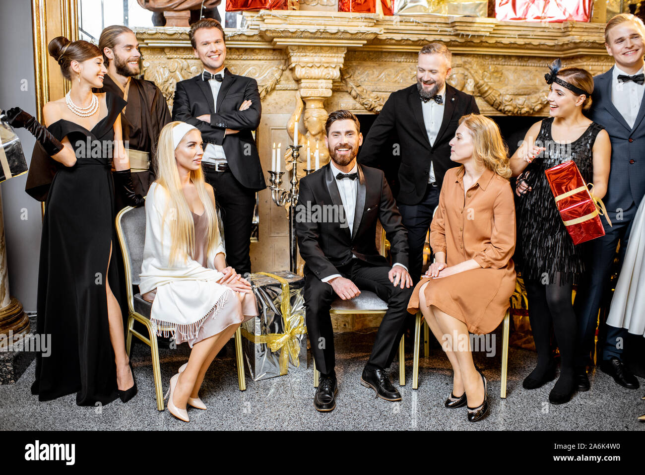 Group beautifully dressed people hi-res stock photography and images ...
