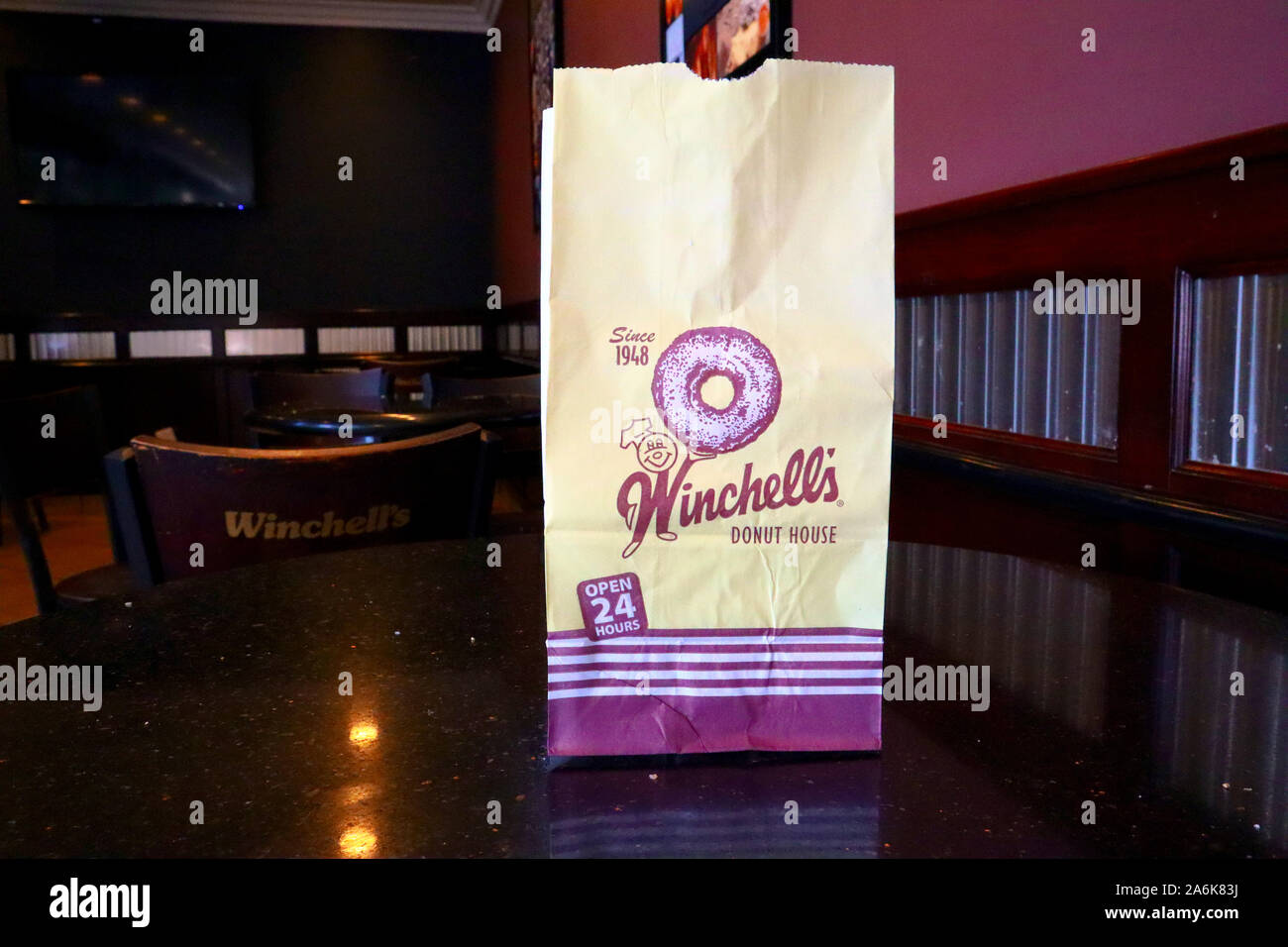 Winchell's donut hi-res stock photography and images - Alamy