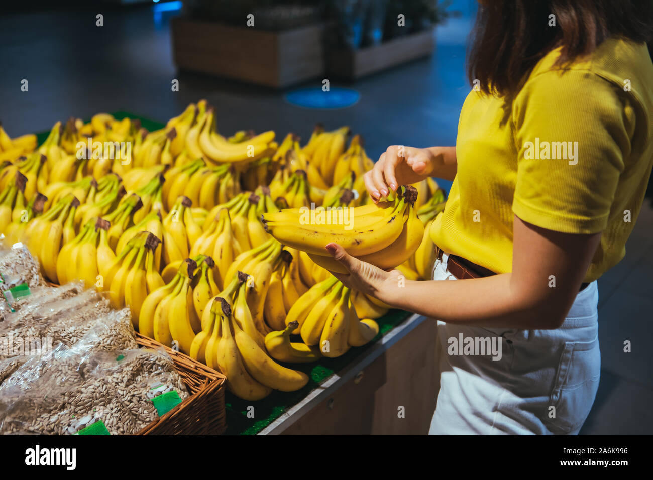 Grocery Store Bananas High Resolution Stock Photography and Images - Alamy