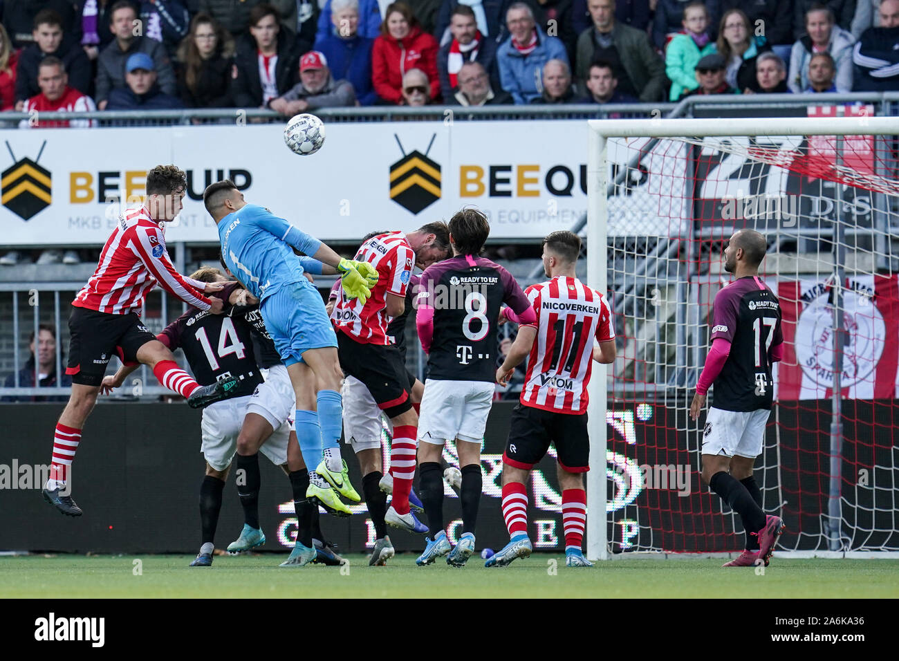 Ariel header football hi-res stock photography and images - Alamy