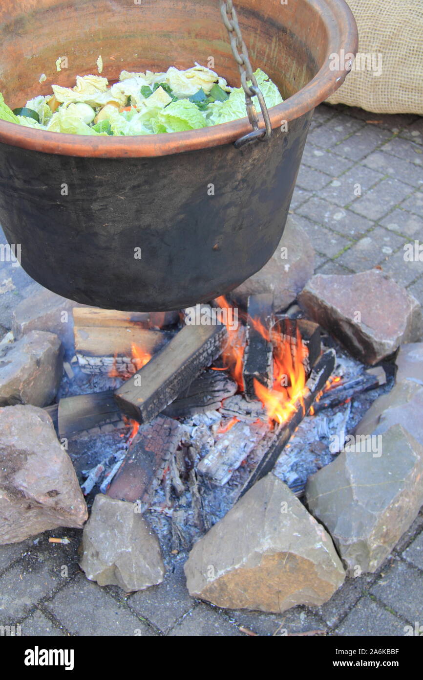 Witches cauldron with a fire hi-res stock photography and images - Alamy