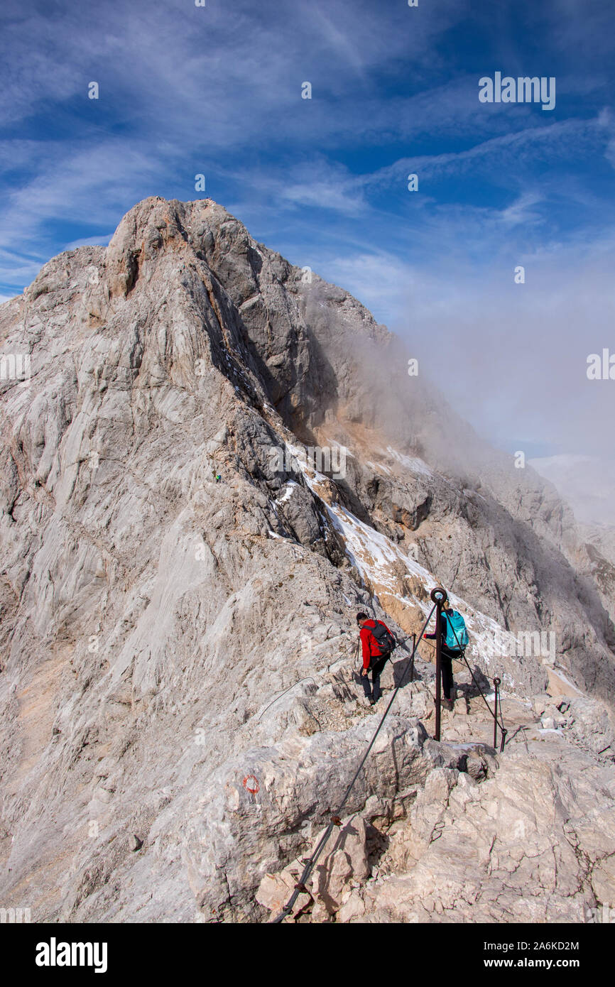 Dangerous hiking trail hi-res stock photography and images - Alamy
