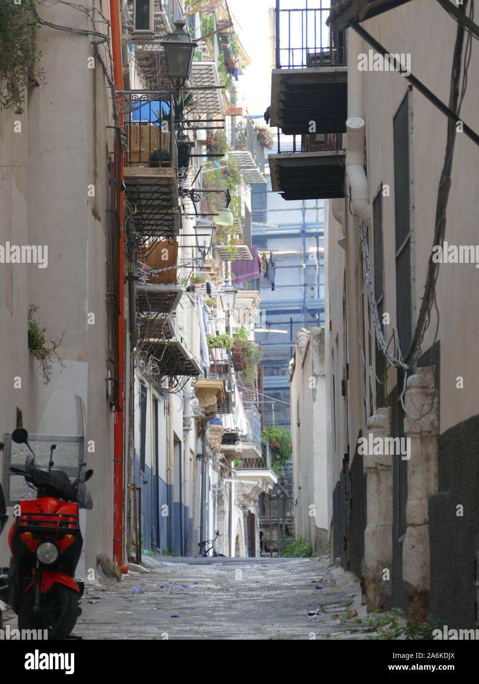 Narrow street slum street hi-res stock photography and images - Alamy