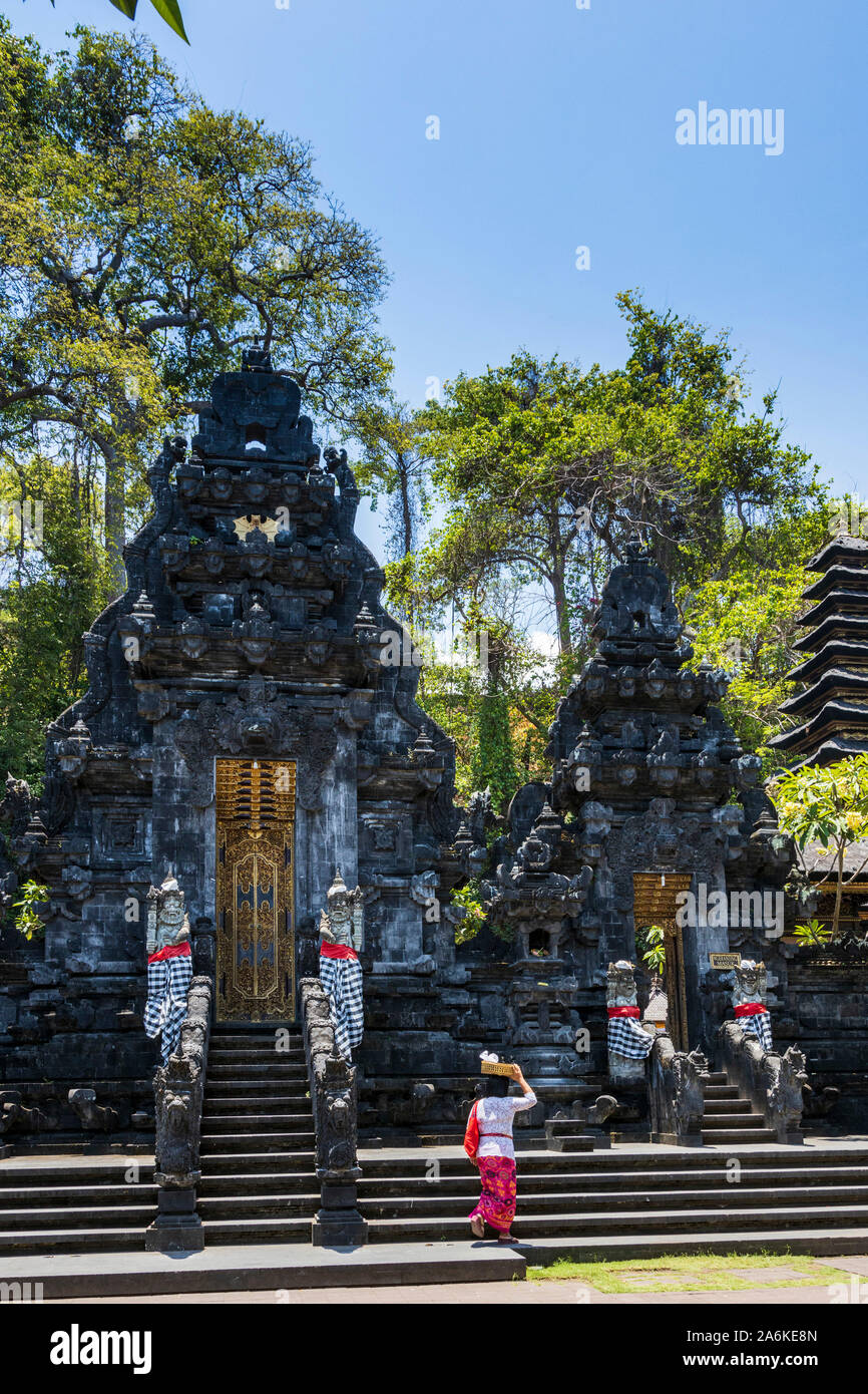 Pura Goa Lawah, Bat Cave Temple near Klungkung, Bali, Indonesia Stock ...