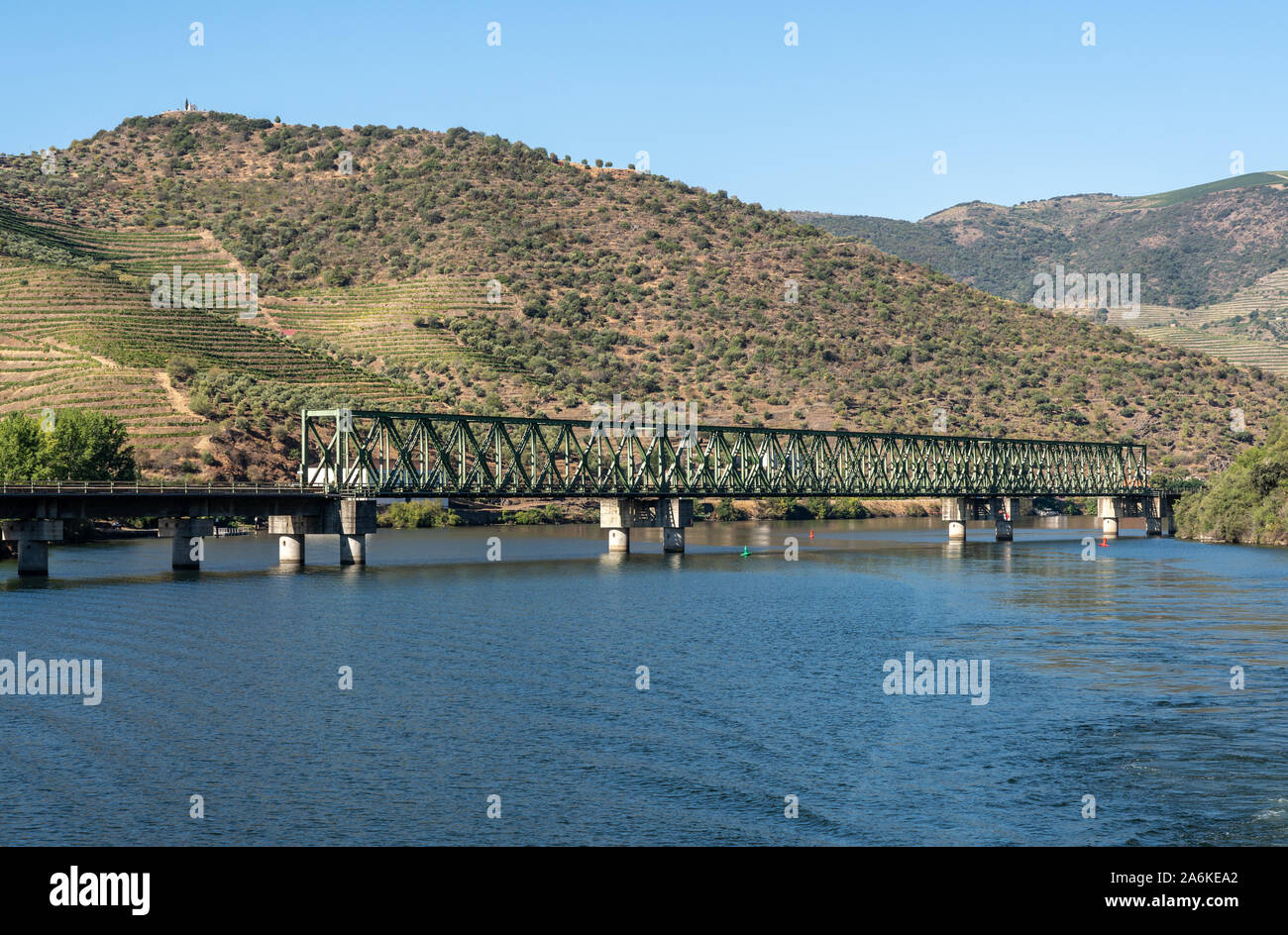 Bridge headroom hi-res stock photography and images - Alamy