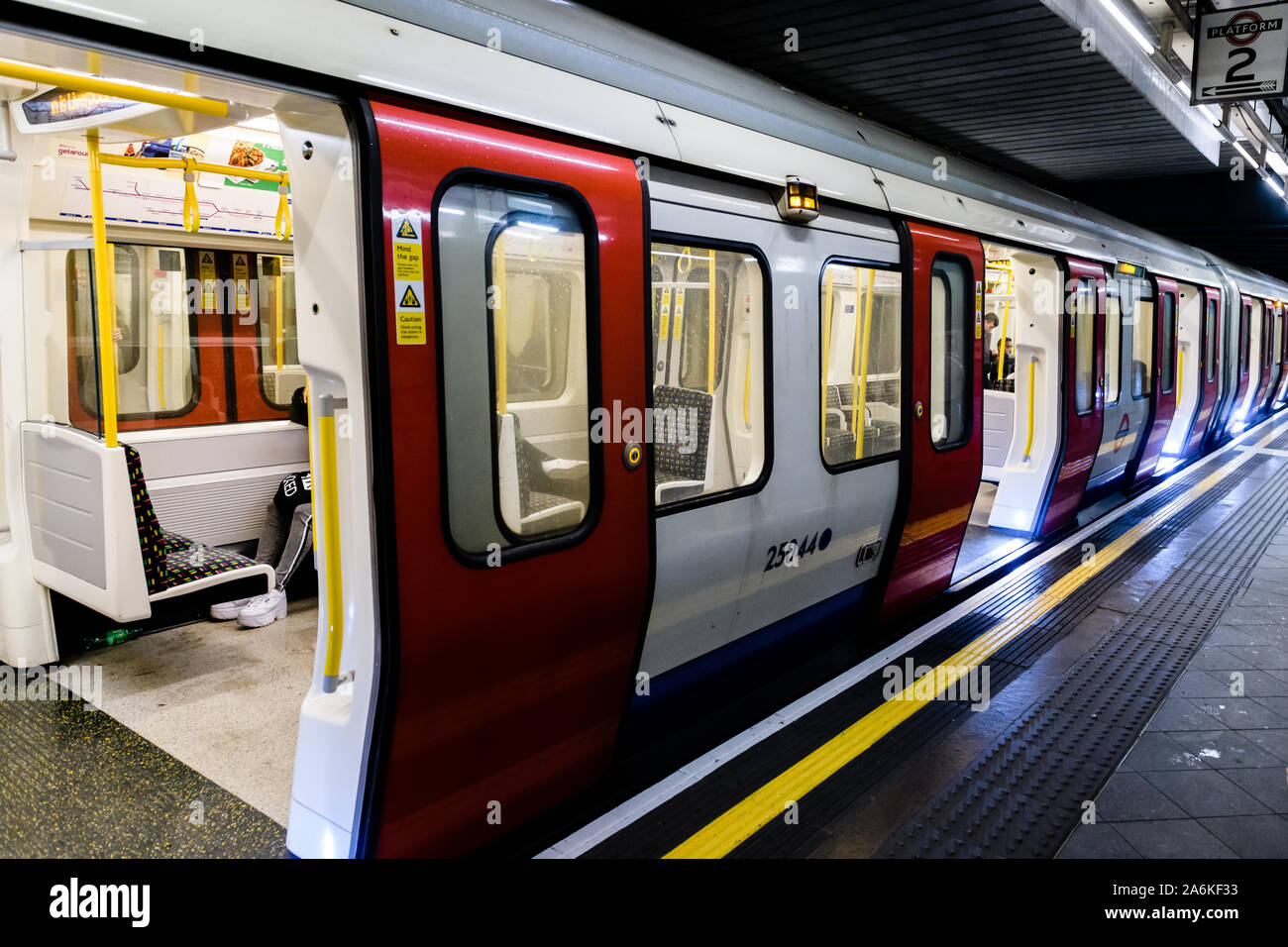 London Underground Tube Train High Resolution Stock Photography and ...