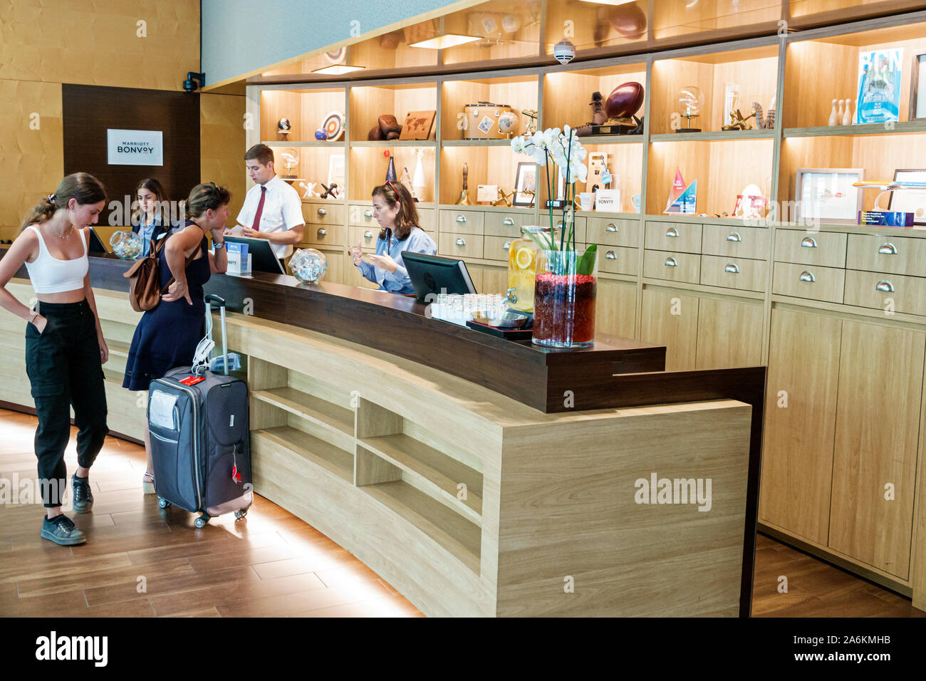 Marriott hotel reception desk hi-res stock photography and images - Alamy