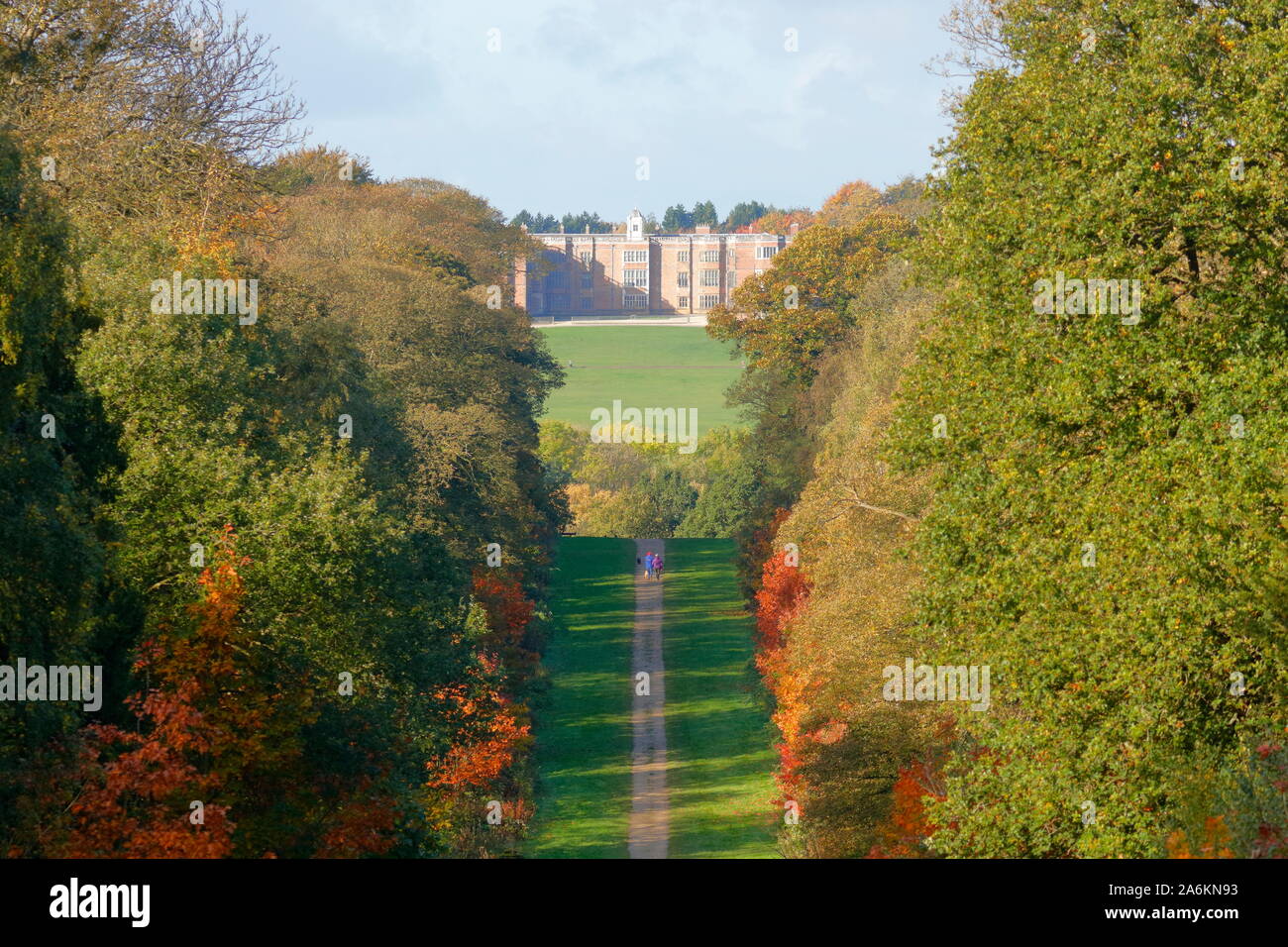 Things to do in the autumn hi-res stock photography and images - Alamy