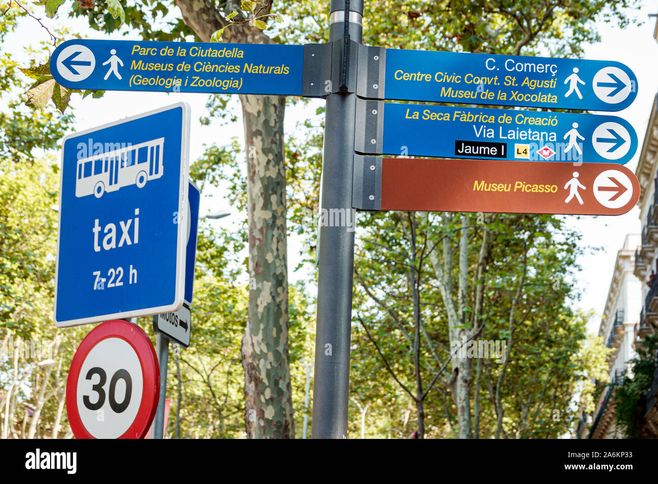 Spanish traffic signs hi-res stock photography and images - Alamy