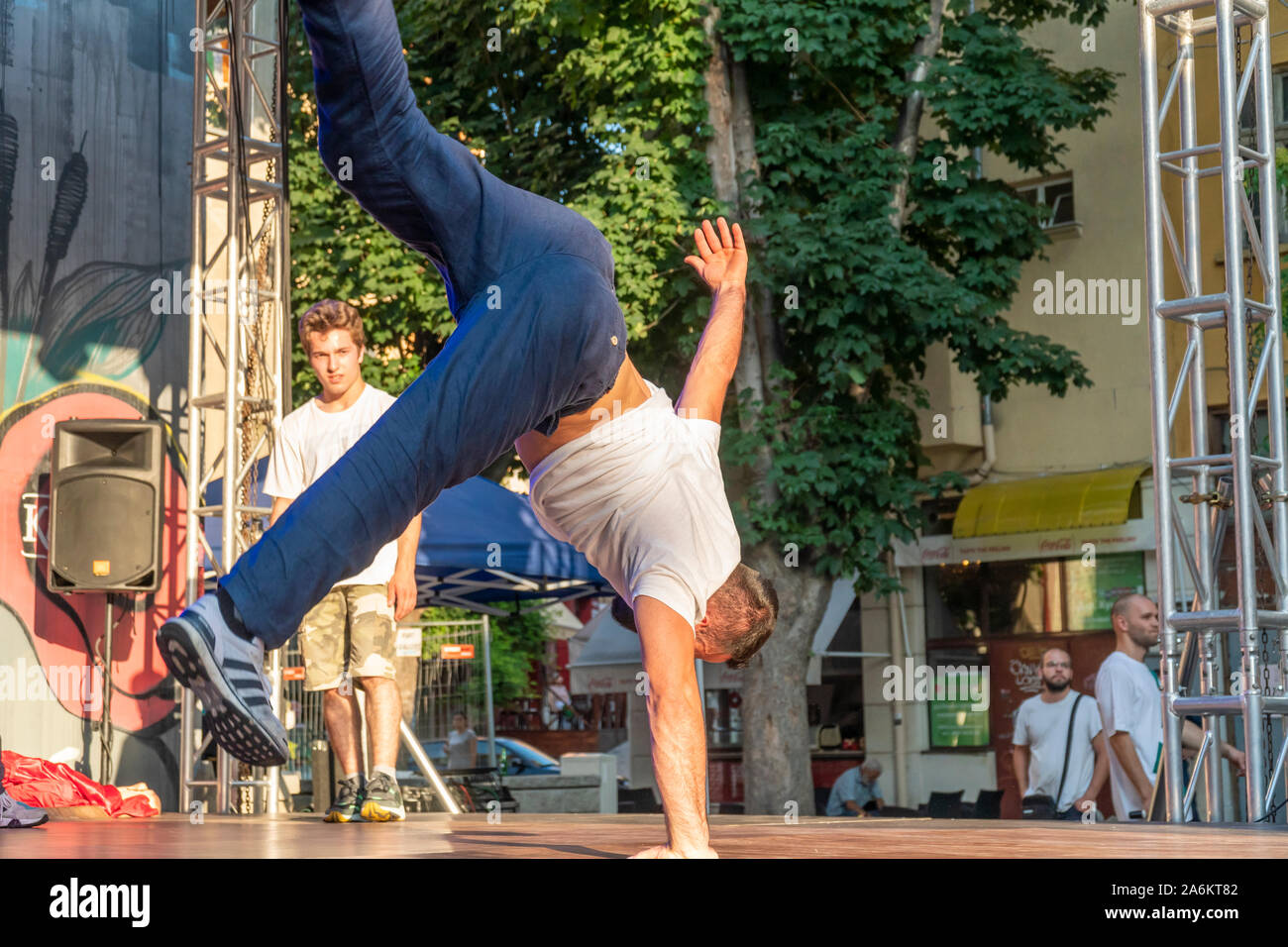 Group breakdancers on stage hi-res stock photography and images - Alamy