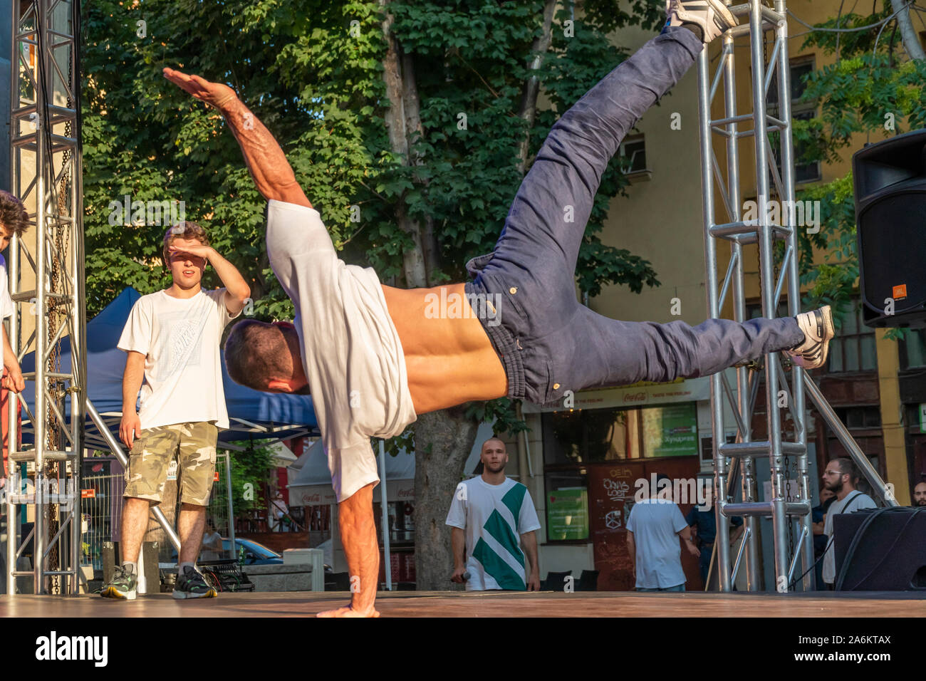 Group breakdancers on stage hi-res stock photography and images - Alamy
