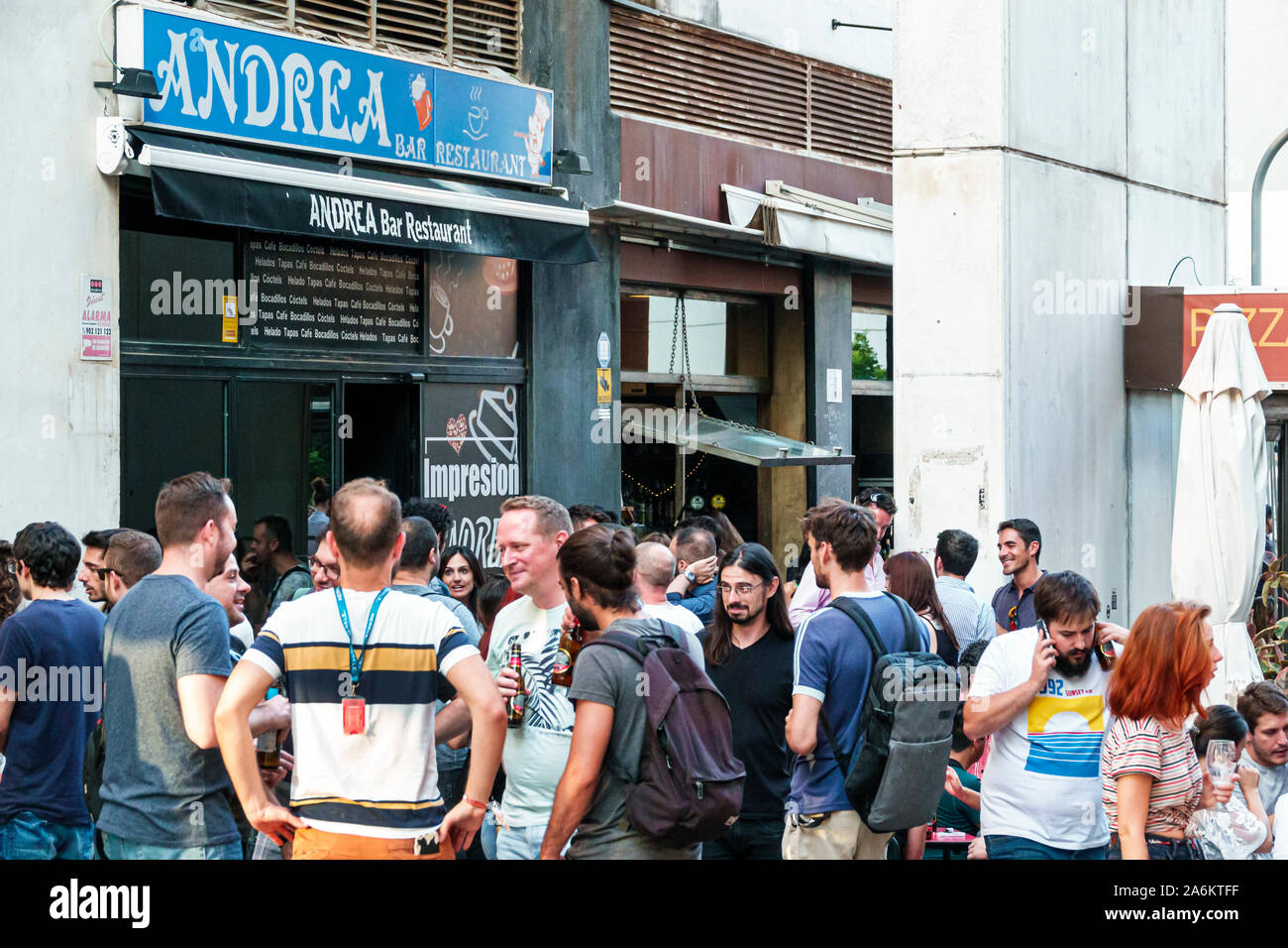 Diagonal bars hi-res stock photography and images - Alamy