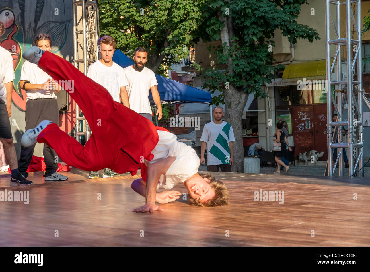 Group breakdancers on stage hi-res stock photography and images - Alamy