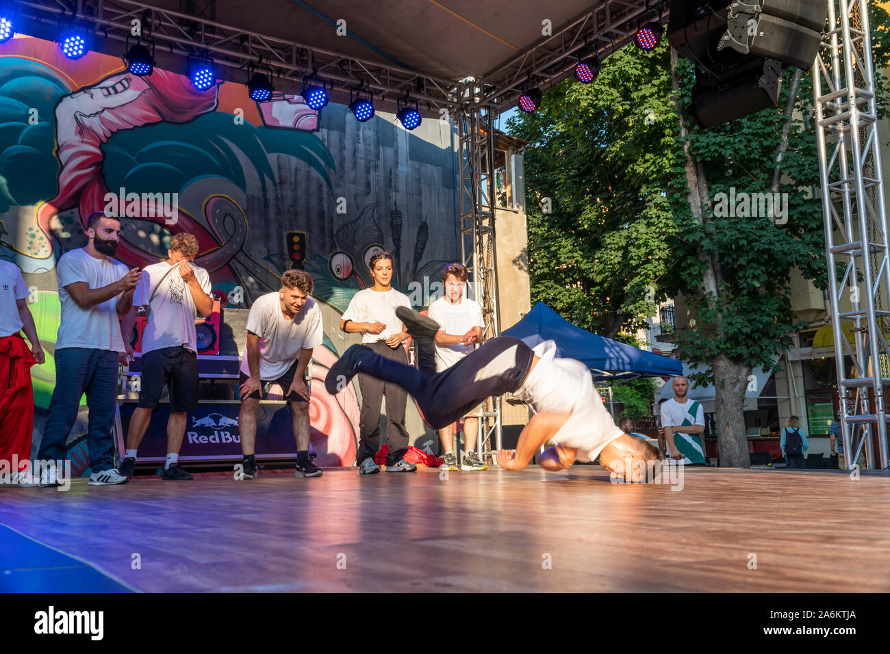 Group breakdancers on stage hi-res stock photography and images - Alamy