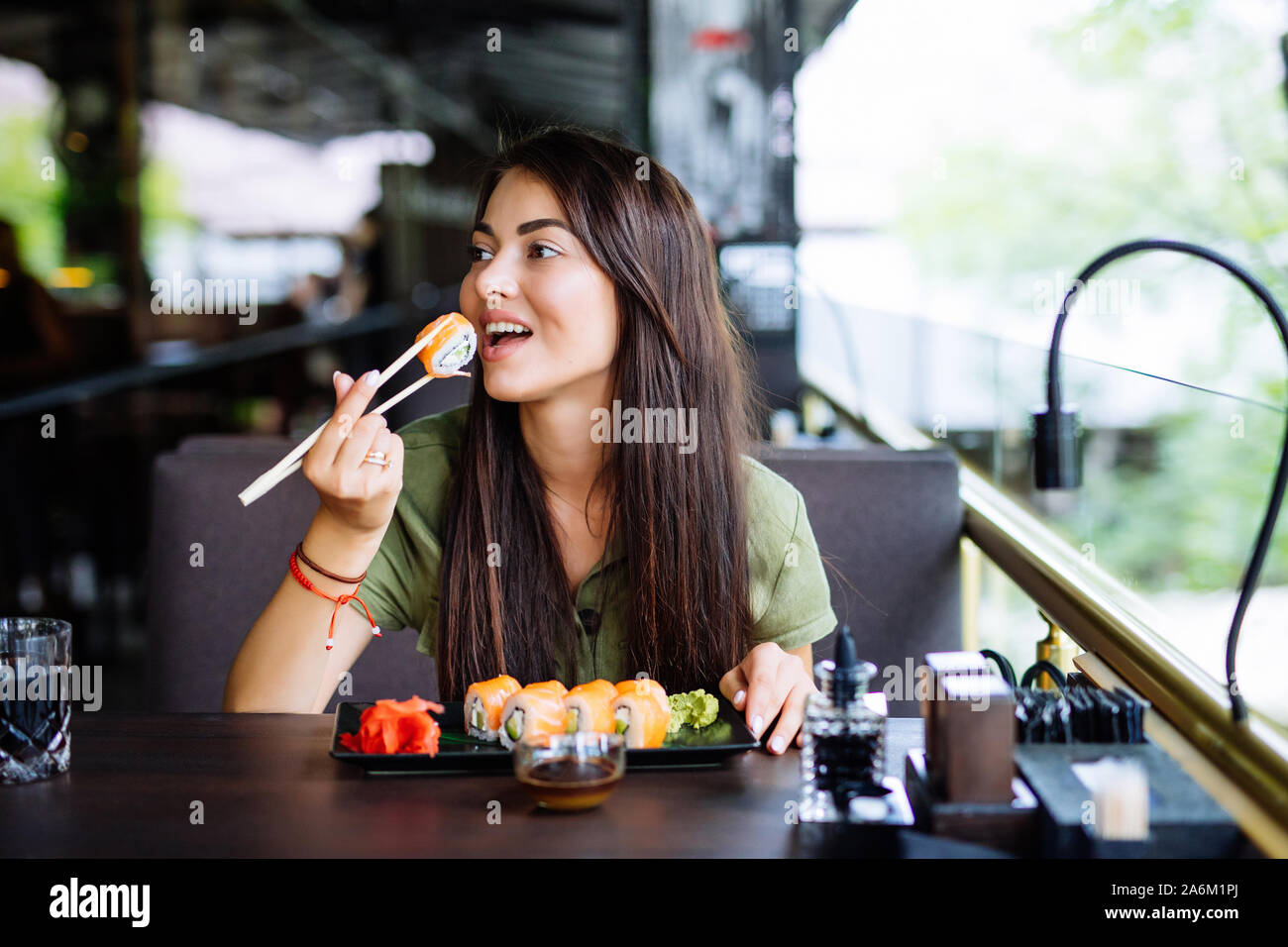 Client relationships hi-res stock photography and images - Alamy