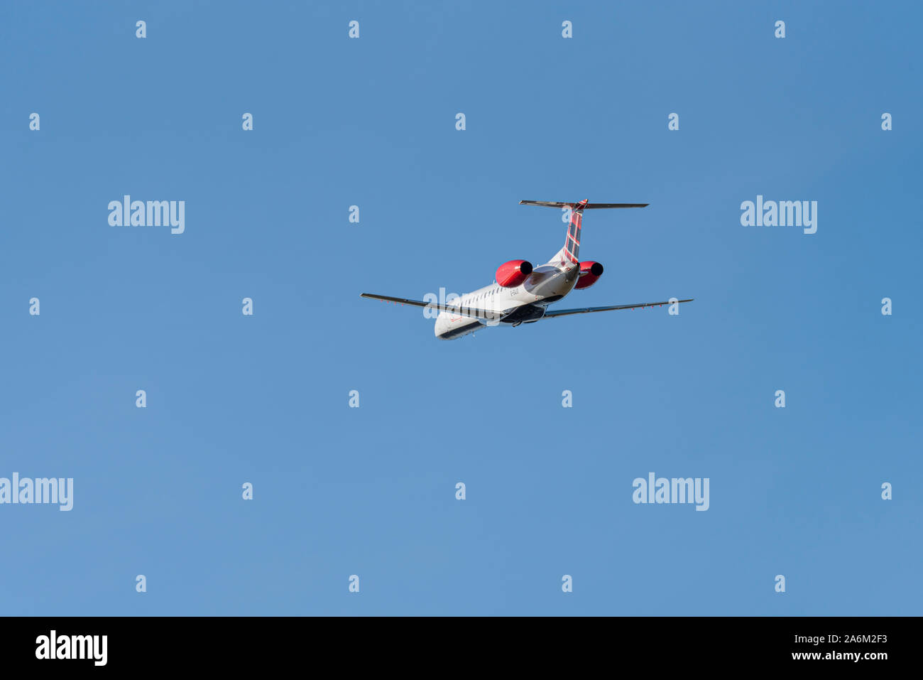 Embraer 145 united hi-res stock photography and images - Alamy