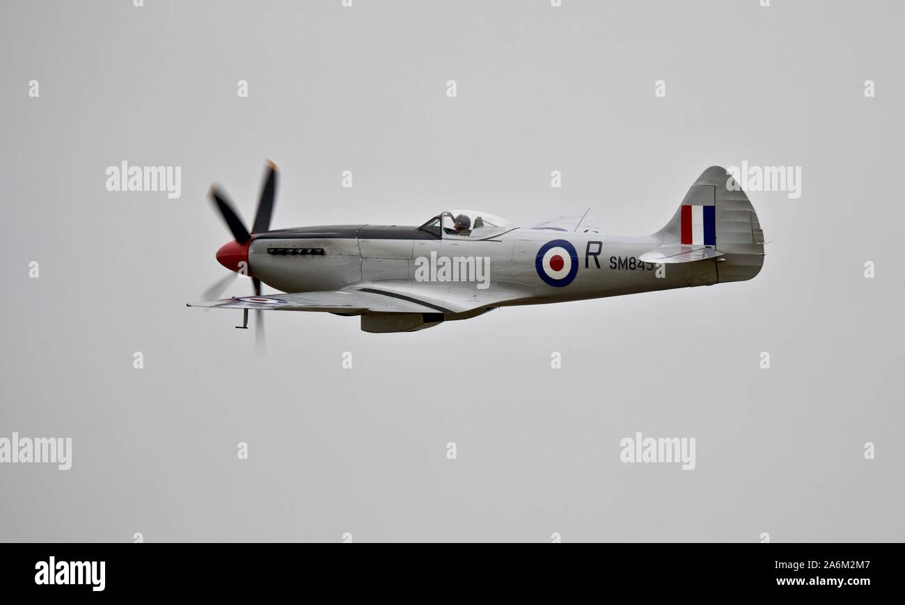 Supermarine spitfire 5 royal air force hi-res stock photography and ...
