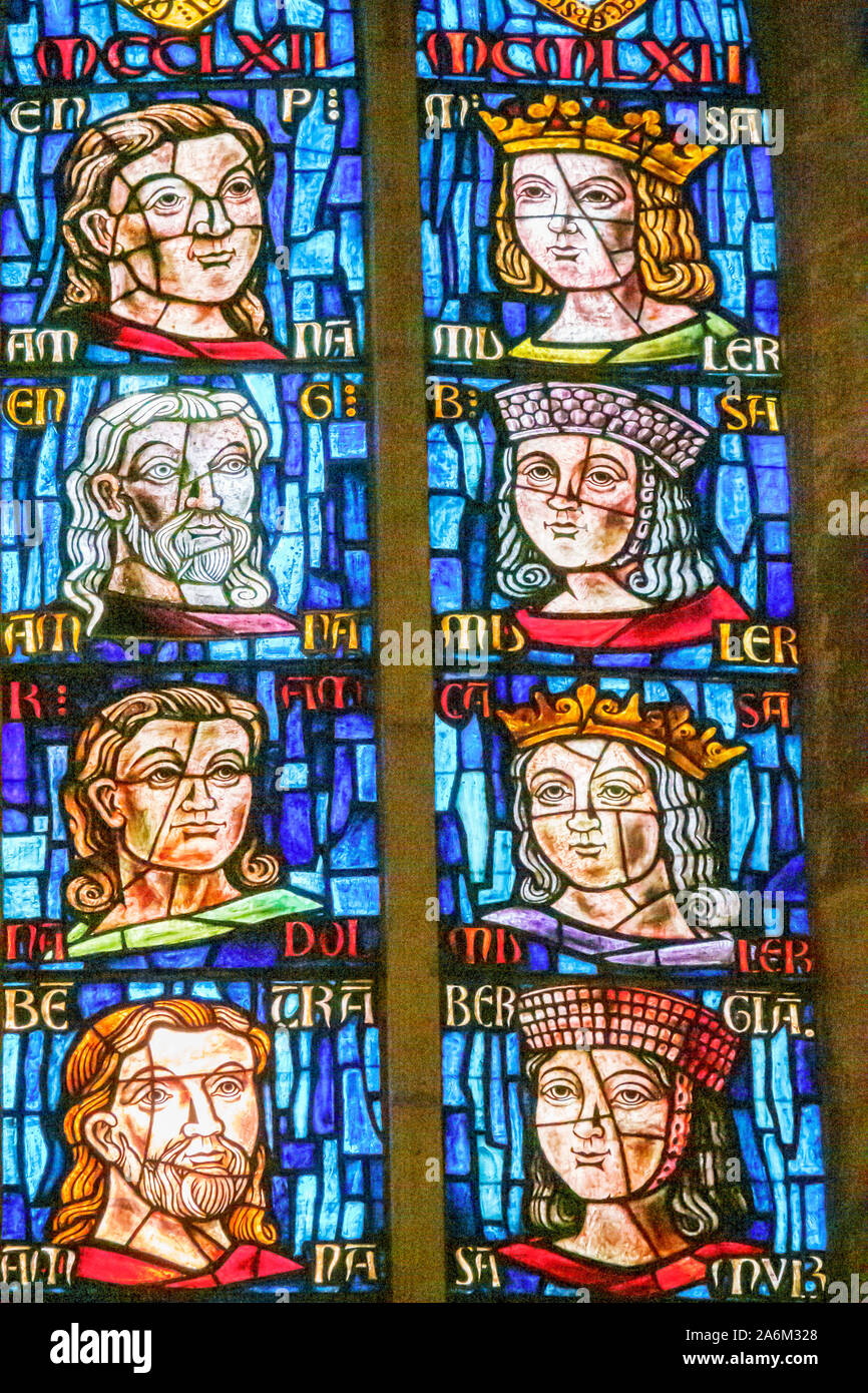 Medieval royals kings queens hi-res stock photography and images - Alamy